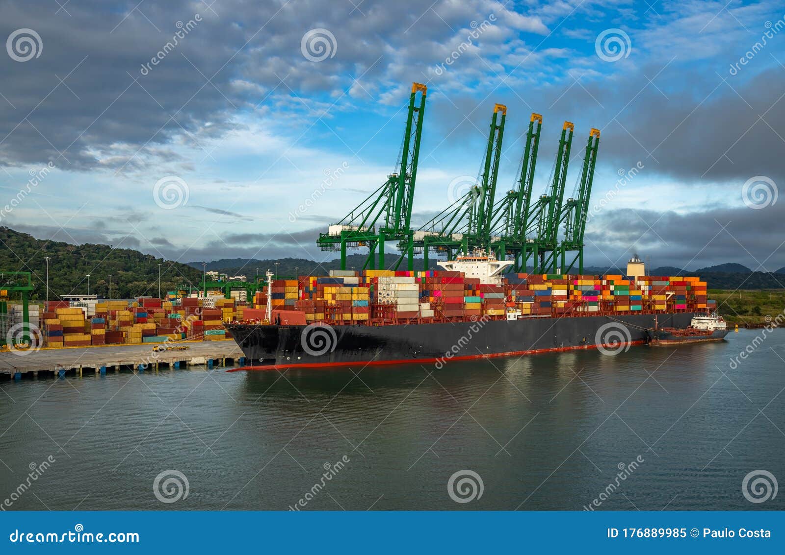 Container Ship Loading and Unloading in Colon Container Terminal Stock ...