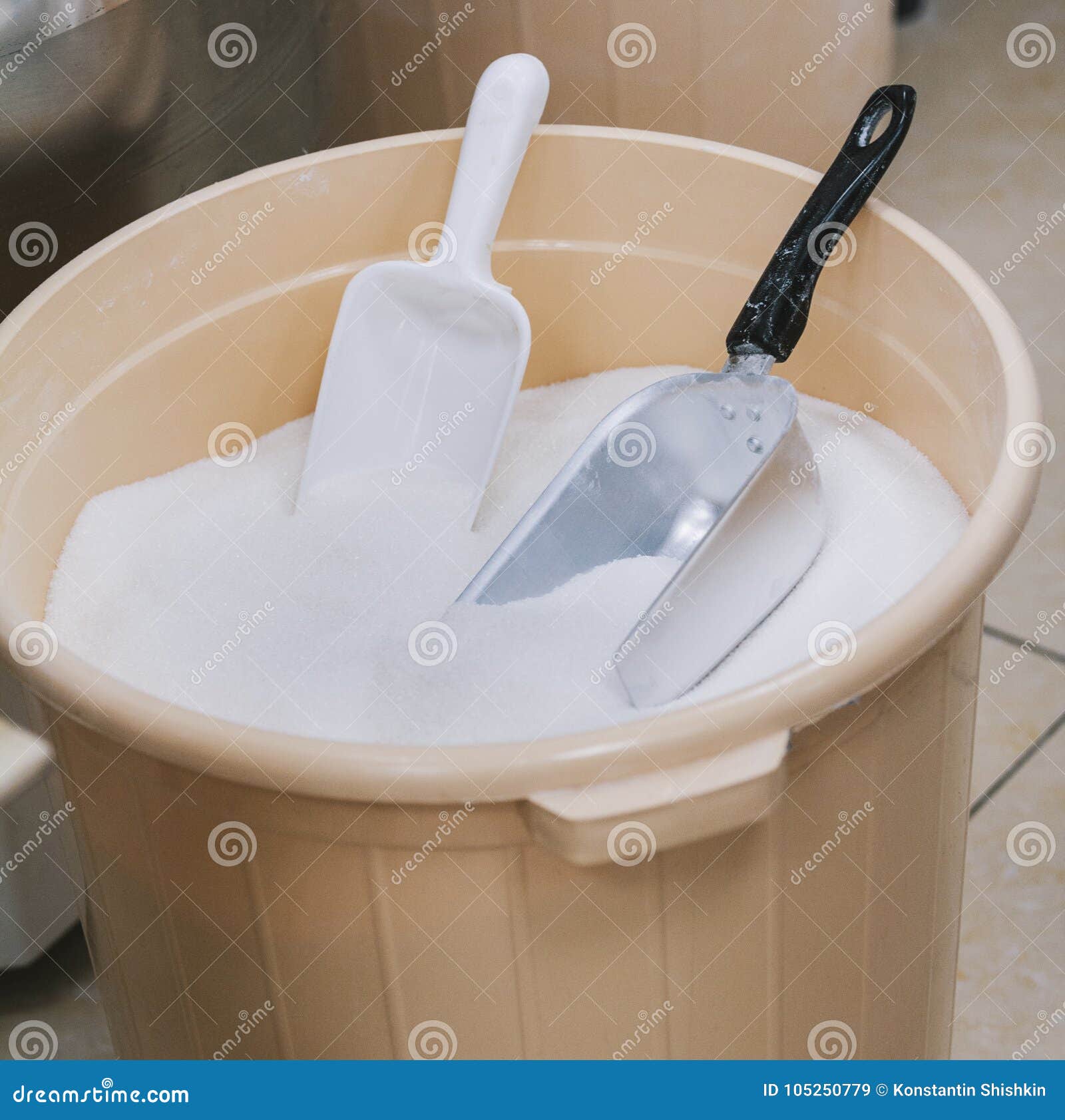 Container with Sugar and Scoop Stock Image - Image of recipe, baking ...