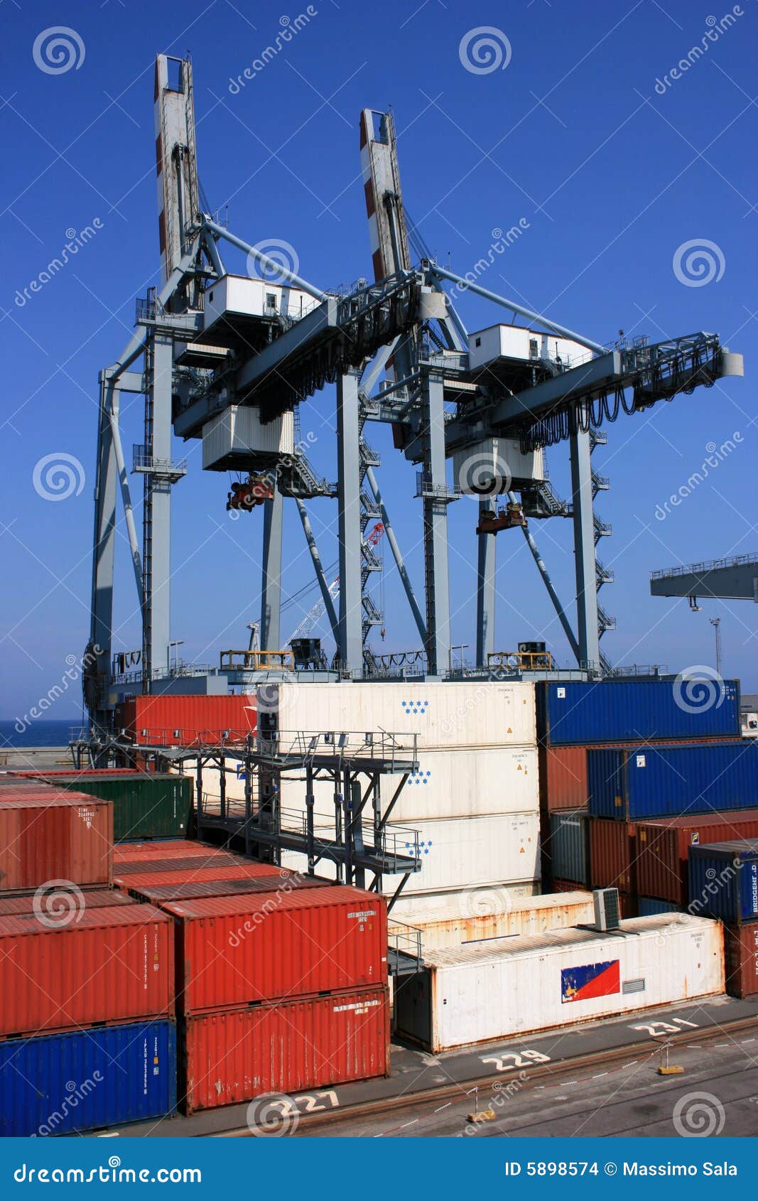 Container terminal stock photo. Image of shipping, vado - 5898574