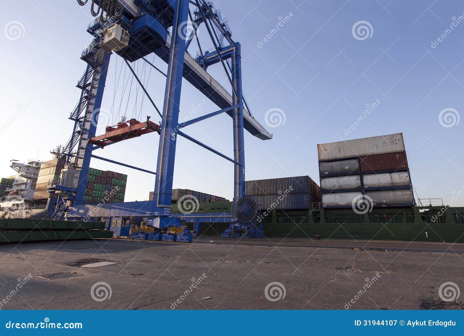 Containers under operation stock image. Image of hoist - 31944107