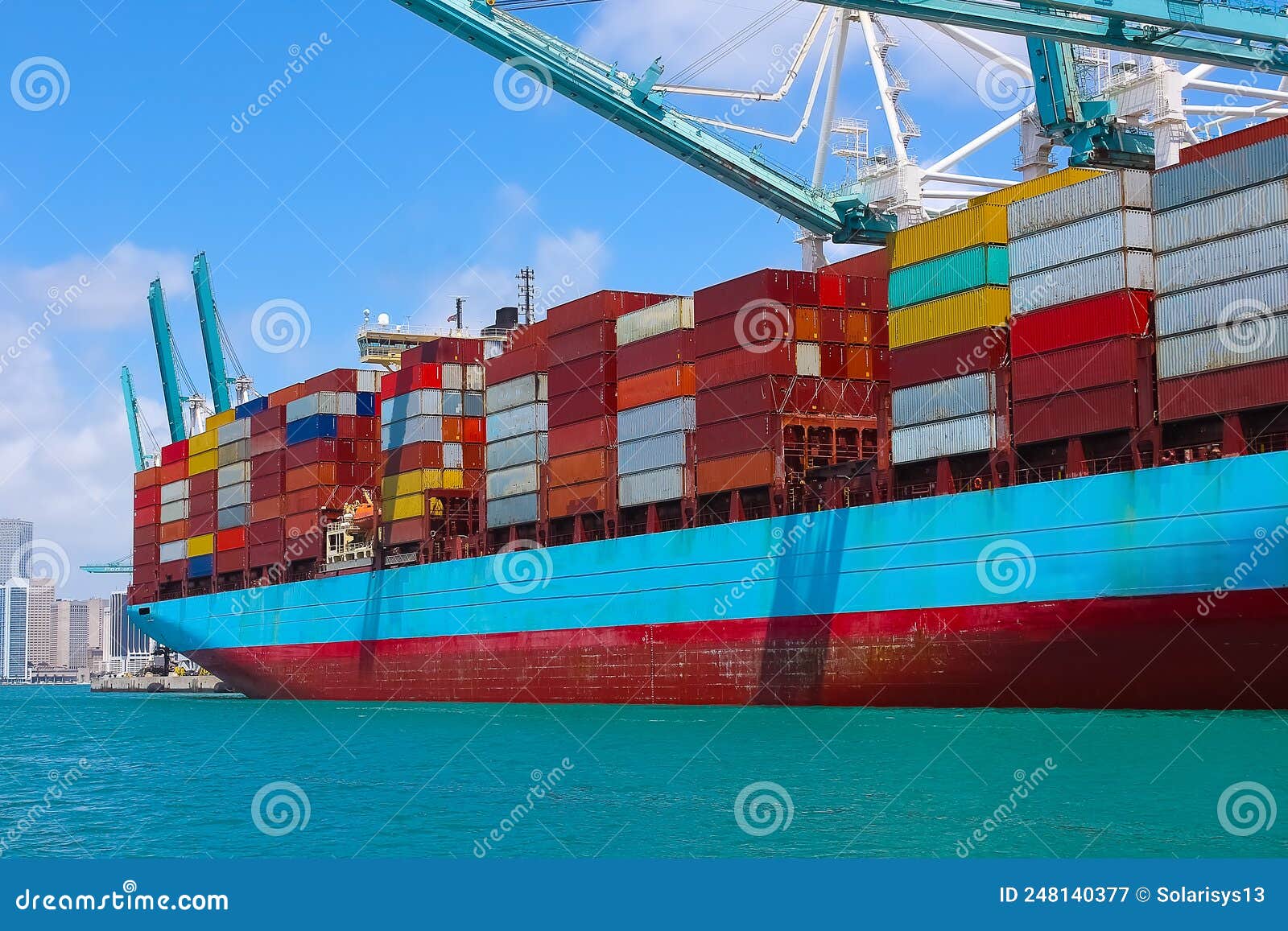 Containerschip in Haven Miami Een Van De Grootste Vrachthavens in De Vs ...