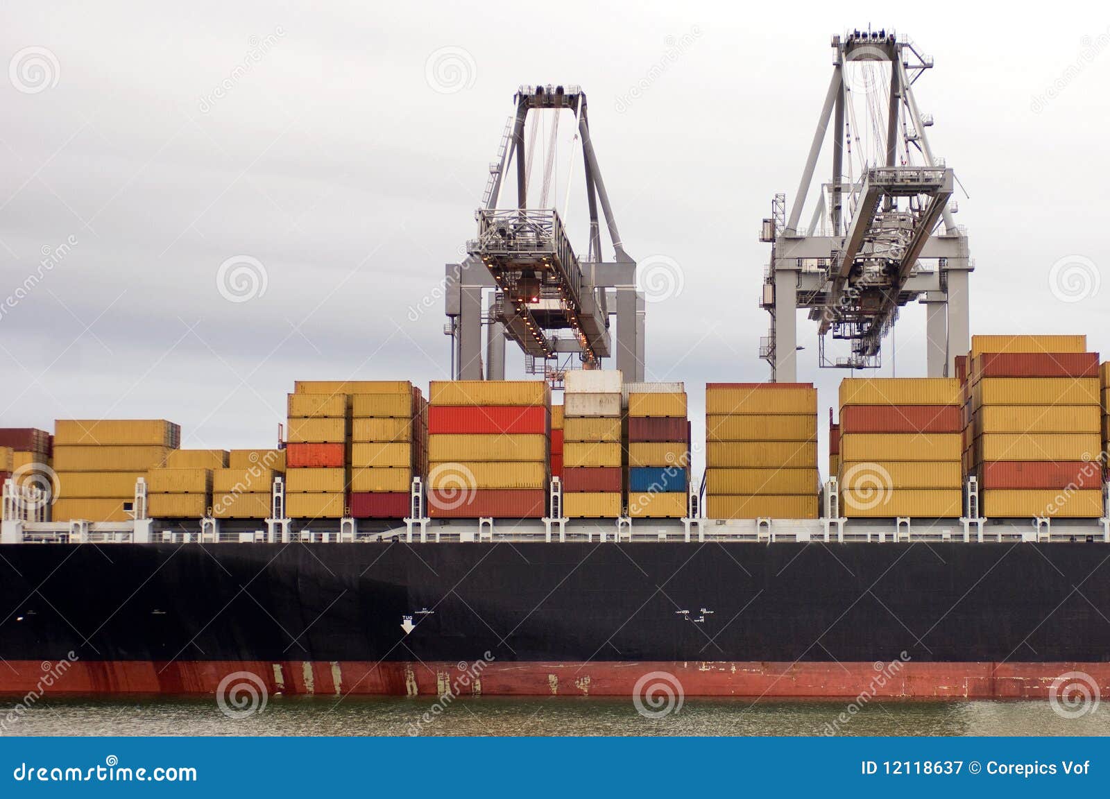 Containership Being Unloaded Stock Image - Image of freight, quay: 12118637