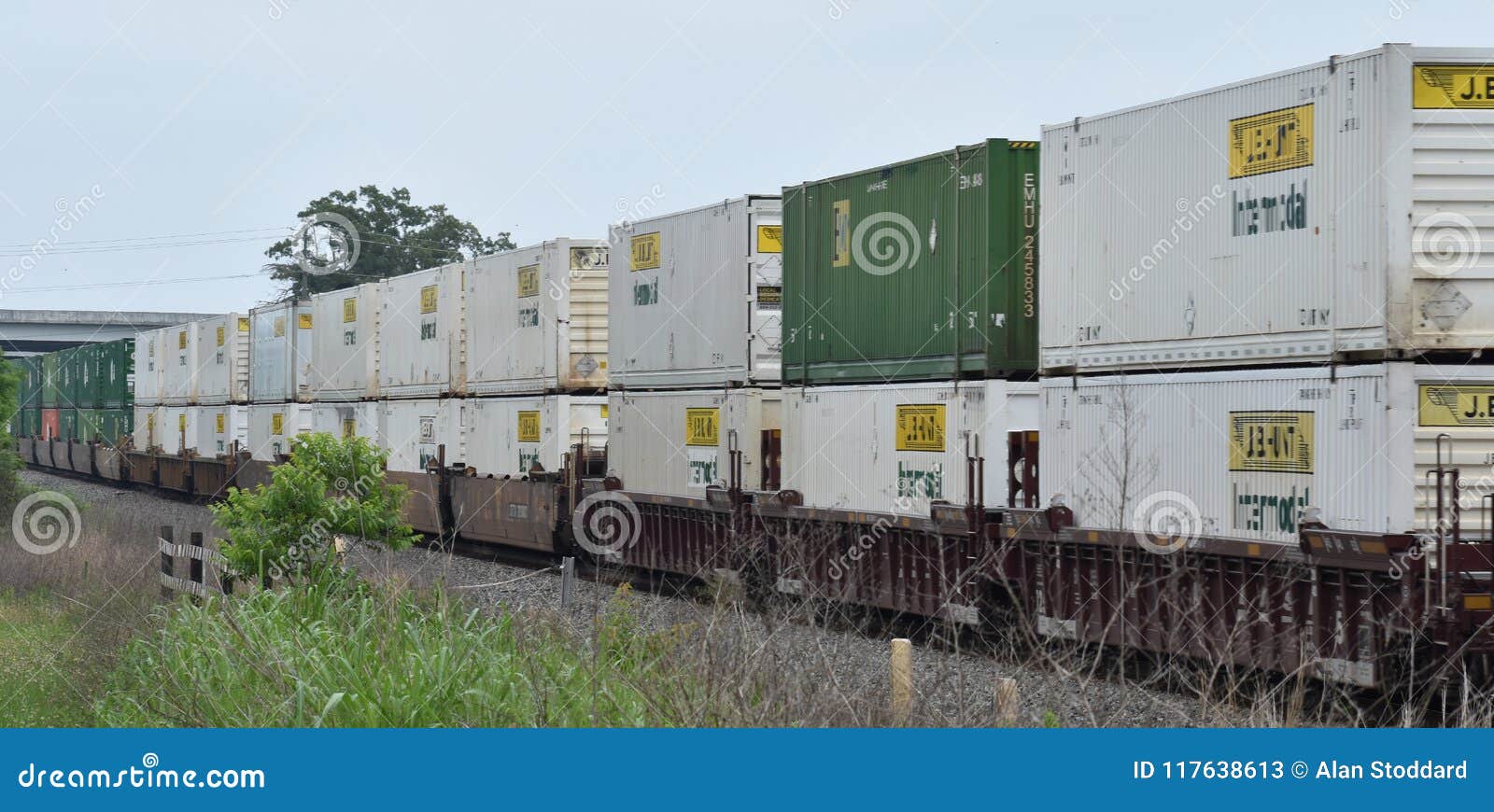 Contenedores Intermodales En El Tren Foto de archivo editorial - Imagen ...
