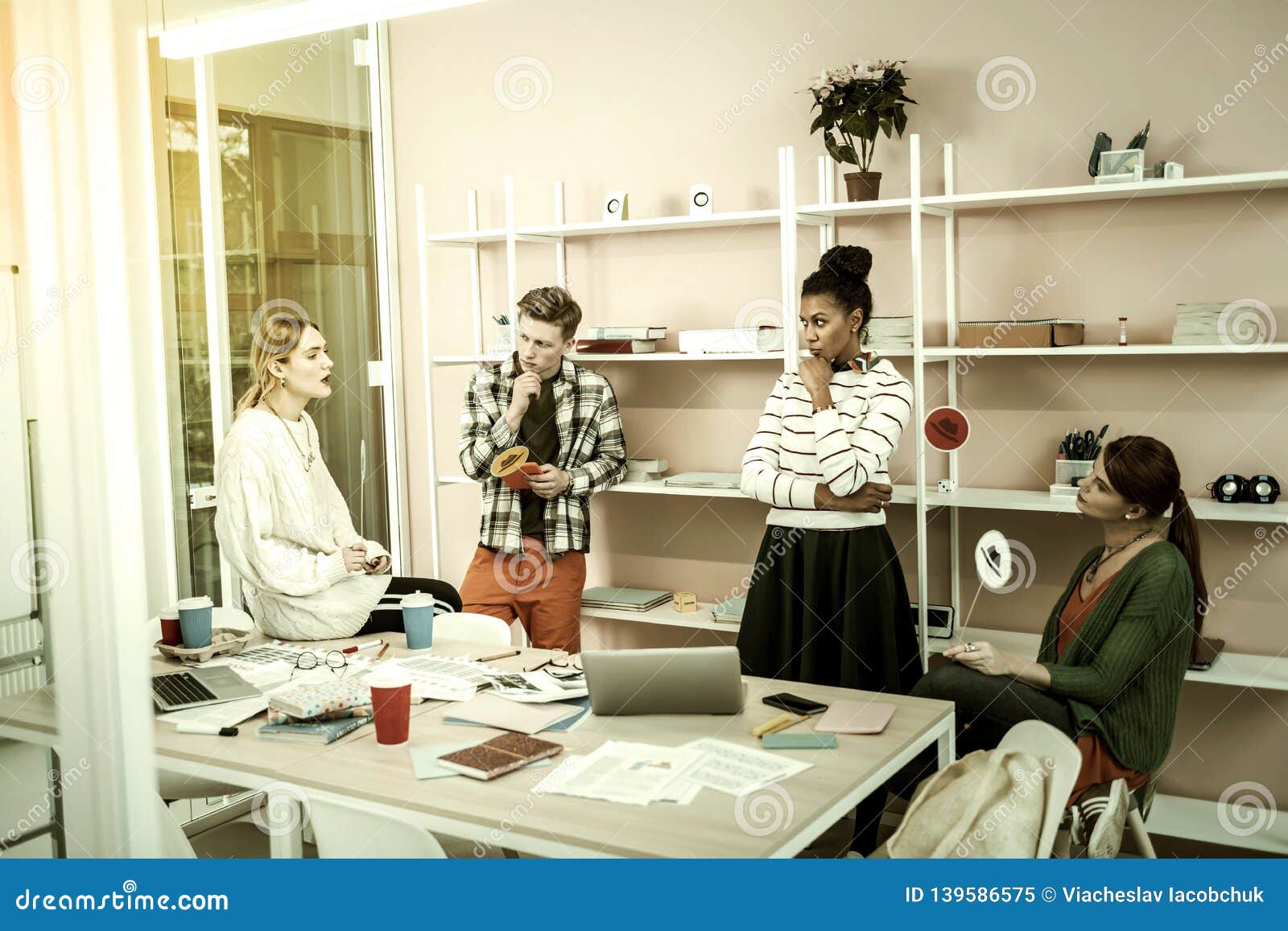 Content Managers Using Six Thinking Hats Technique While Brainstorming ...