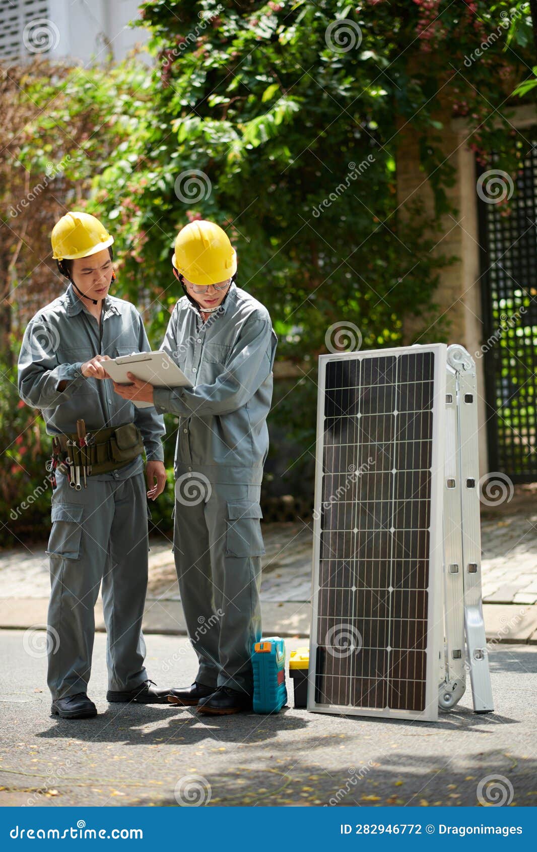 Contractores Reading Panels Specifications Stock Photo - Image of ...