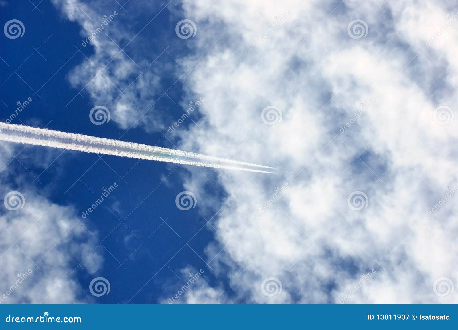 Contrail stock image. Image of blue, airline, engine - 13811907