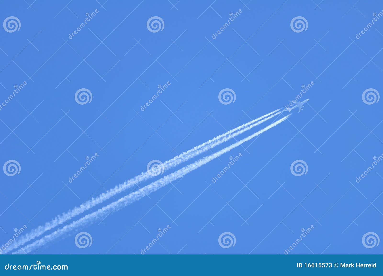 Contrails Royalty-Free Stock Photo | CartoonDealer.com #1935165