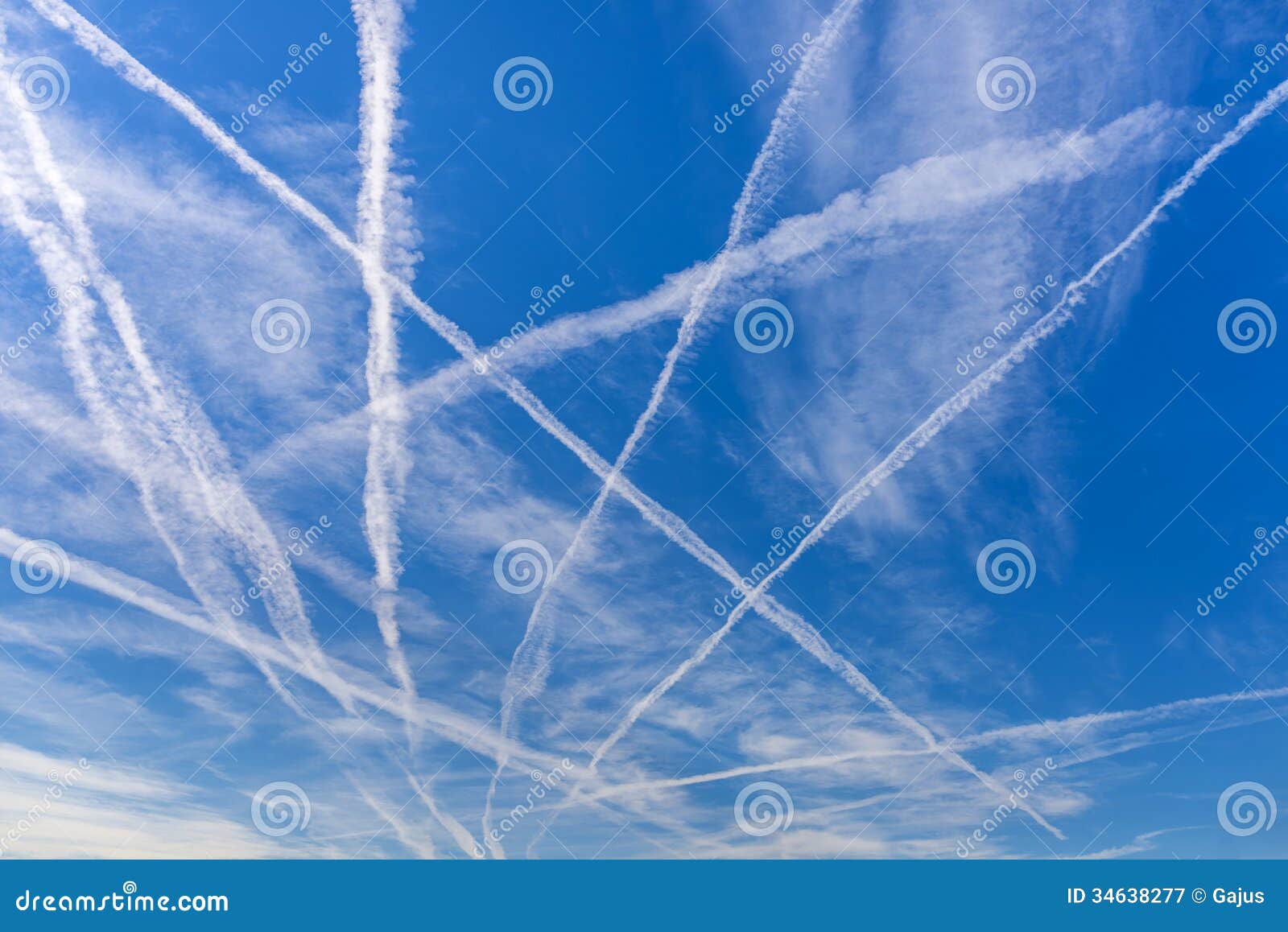 Contrails Royalty-Free Stock Photo | CartoonDealer.com #1935165
