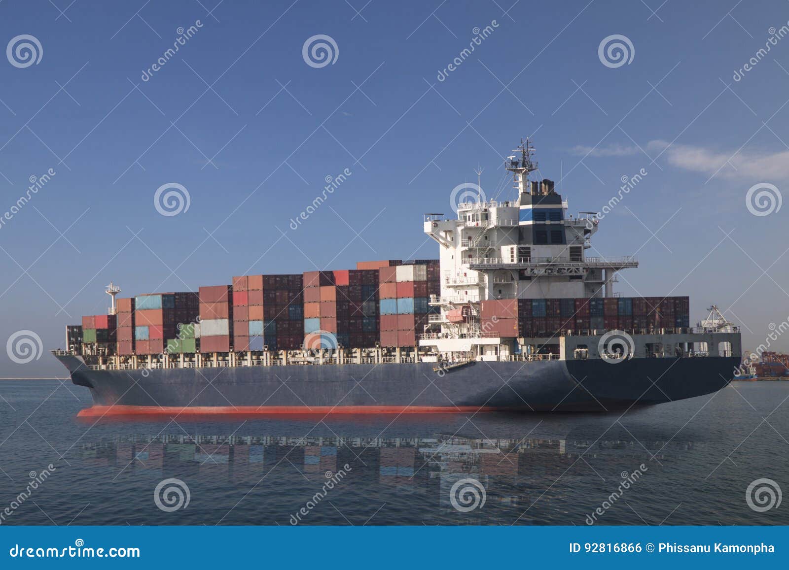 Contrainer Cargo Freight Ship Stock Photo - Image of lift, industry ...
