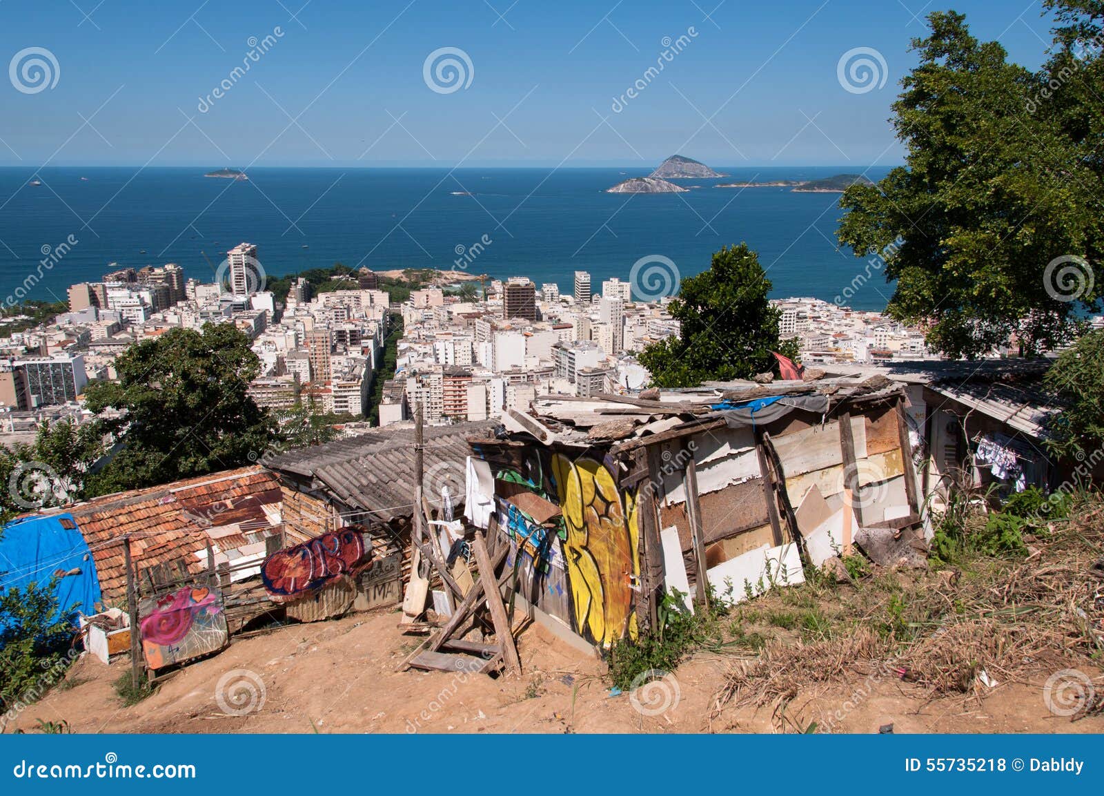 Contrastes Urbanos De Rio De Janeiro Foto de archivo editorial - Imagen ...