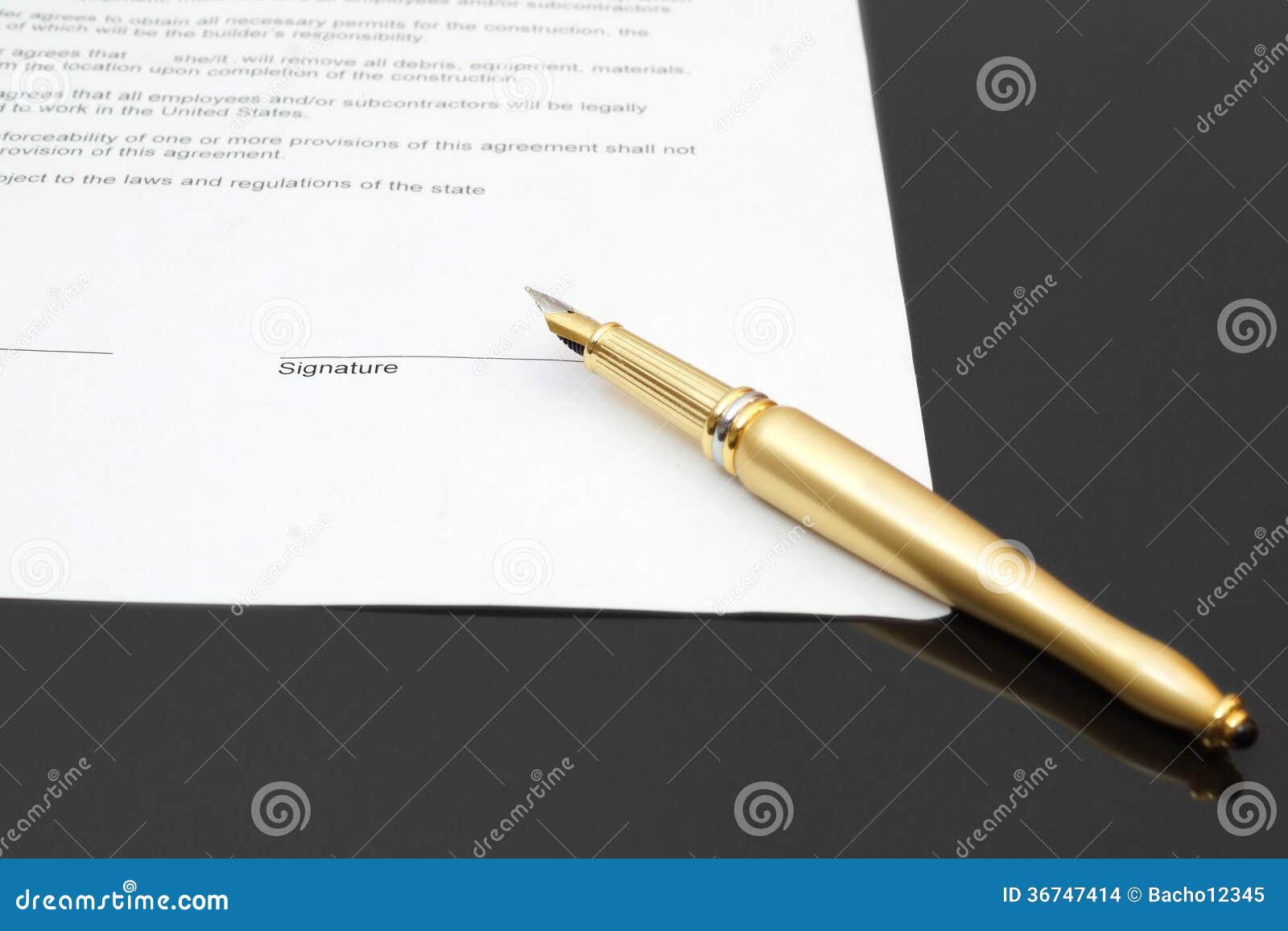Contrat De Signature Avec Le Stylo-plume Photo stock - Image du ...