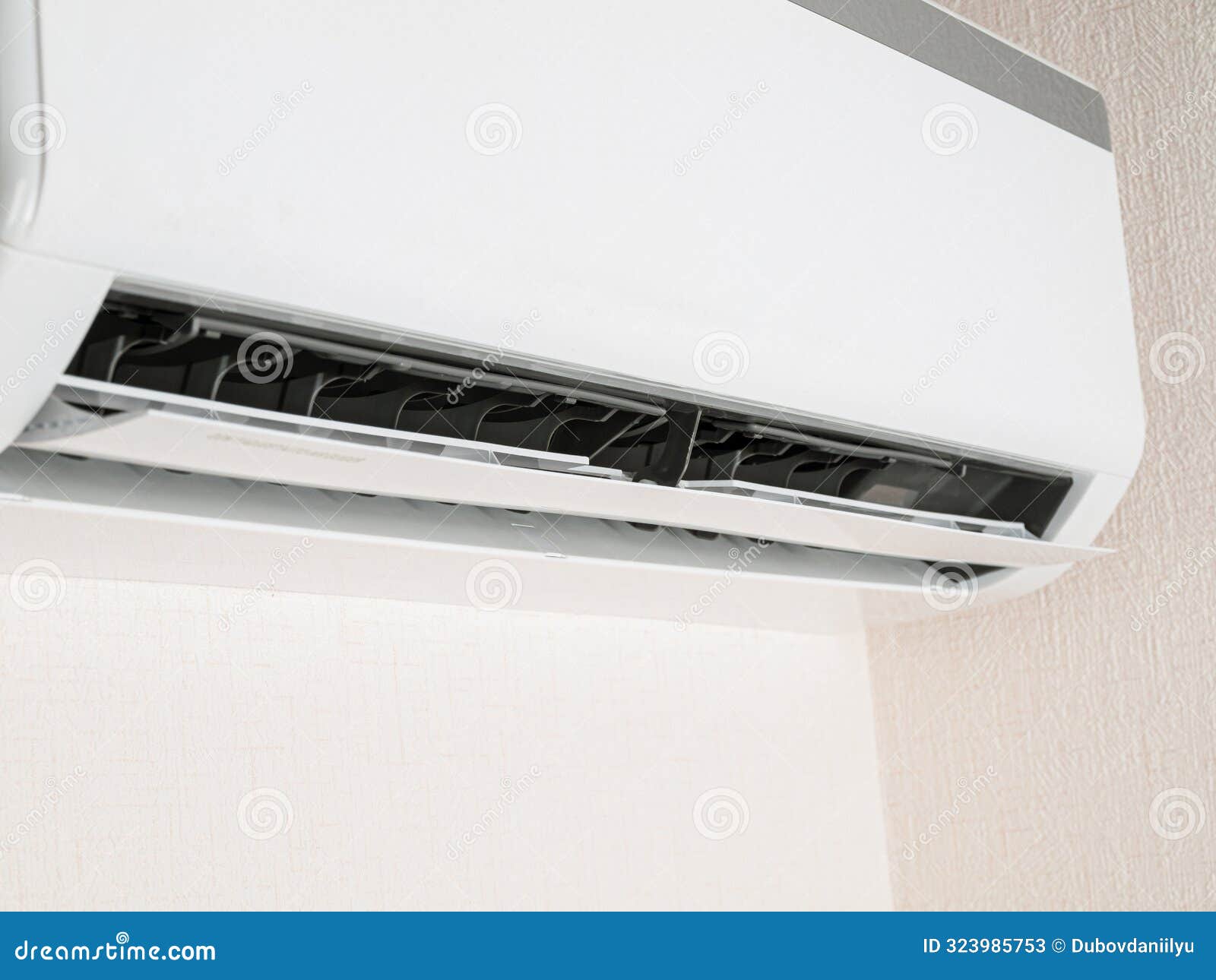 Control Panel for an Air Conditioner Humidifier with a Comfortable ...