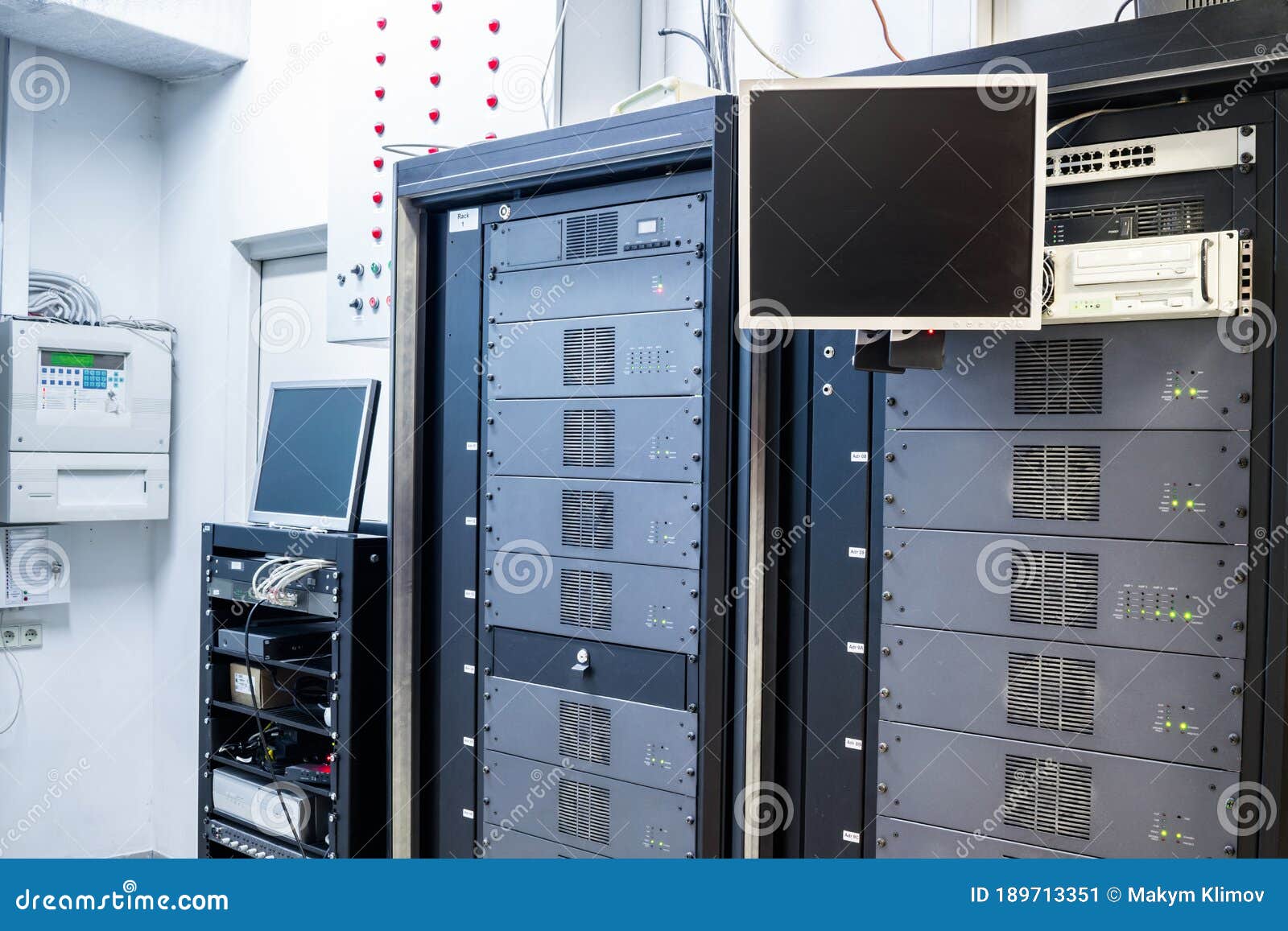Control Room with Automatic Reference System Building Communications ...