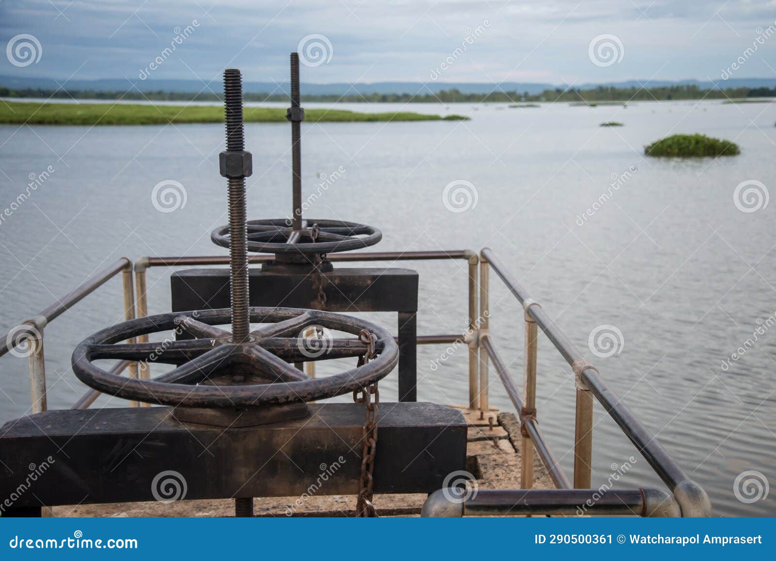Control water gate valve stock image. Image of nature - 290500361