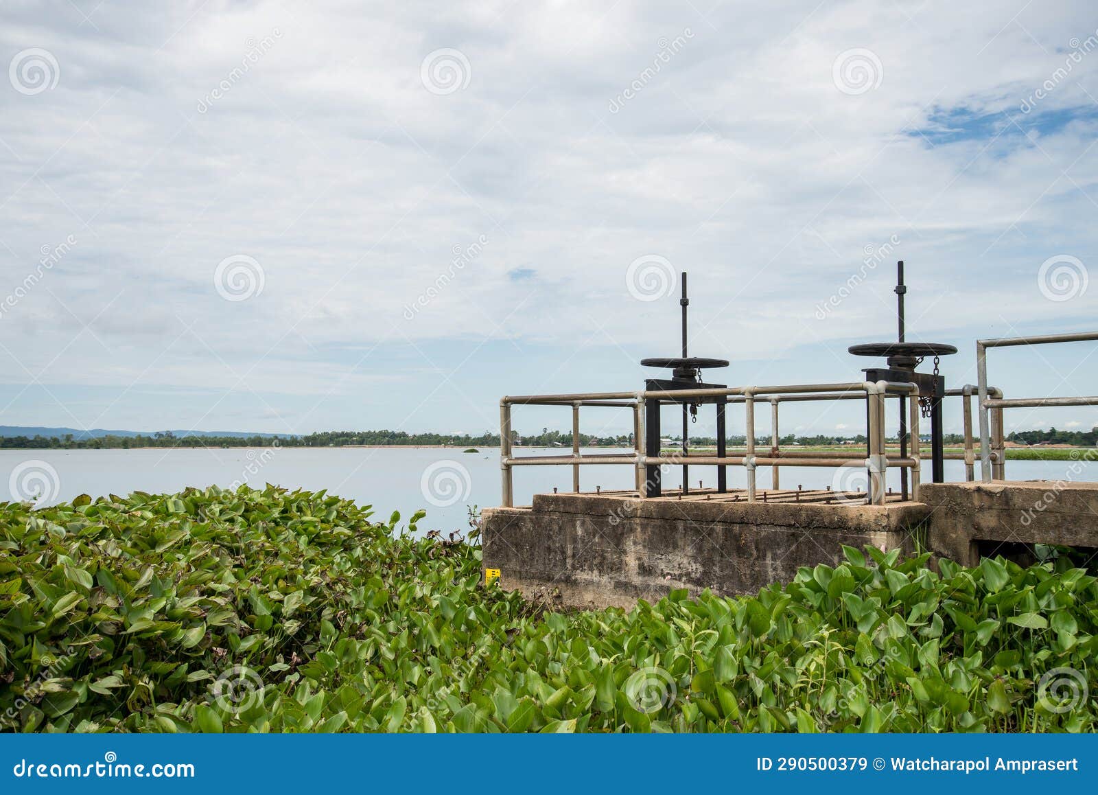 Control water gate valve stock image. Image of engineering - 290500379