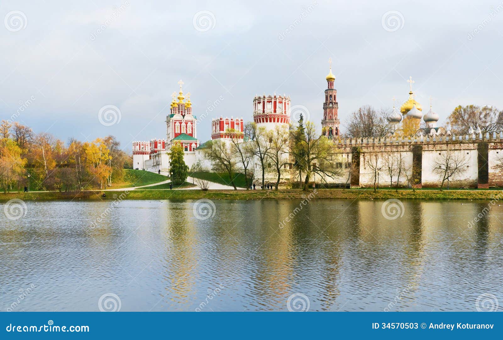 Convento de Novodevichy imagen de archivo. Imagen de claustro - 34570503