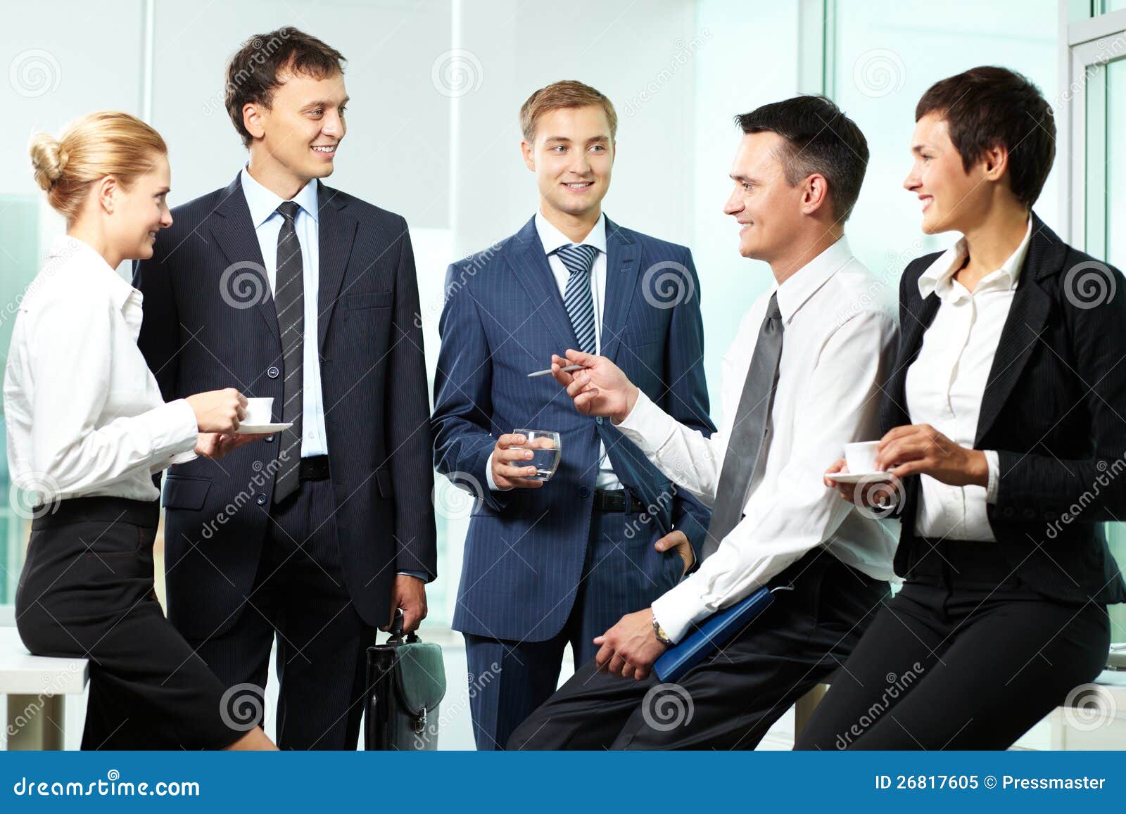 Conversation image stock. Image du contemporain, contact - 26817605