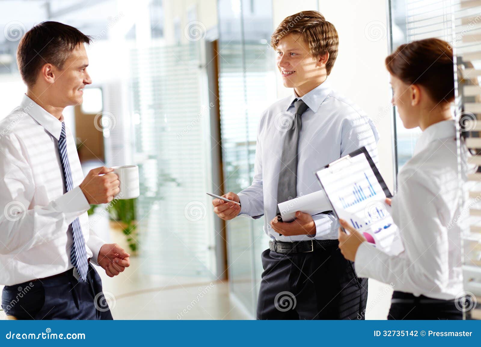 Conversation of colleagues stock photo. Image of businessman - 32735142