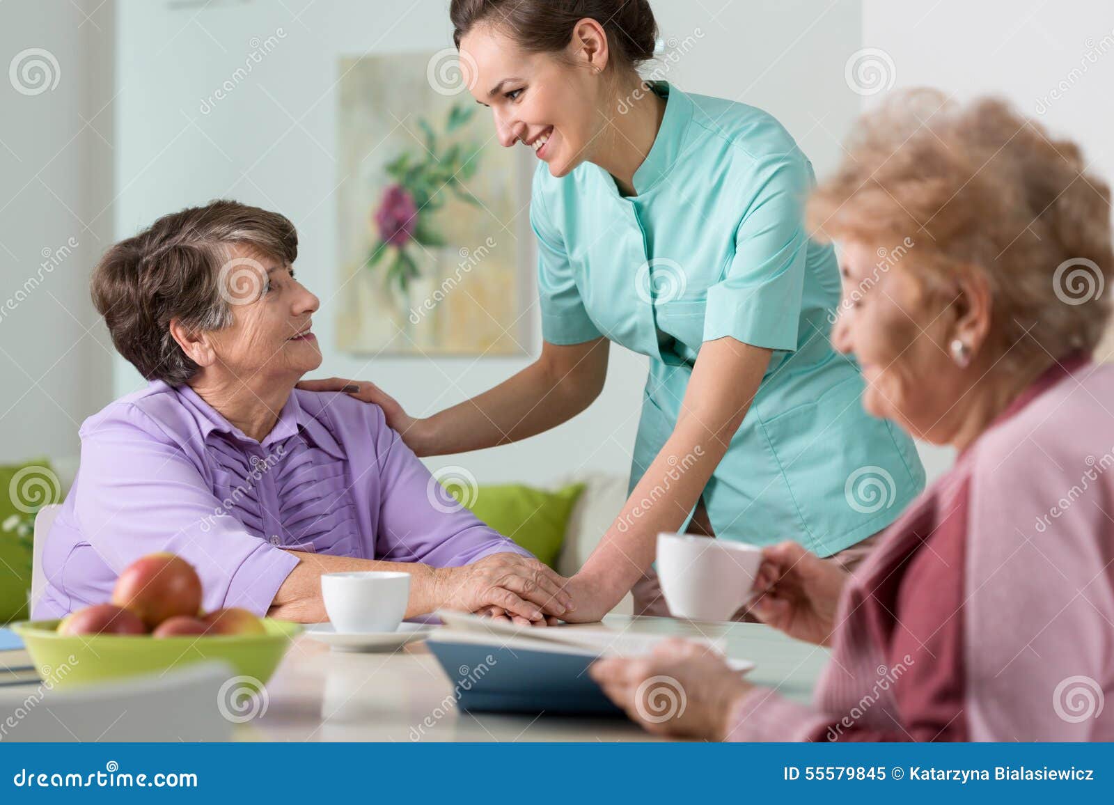 Conversation gentille image stock. Image du sureau, maison - 55579845