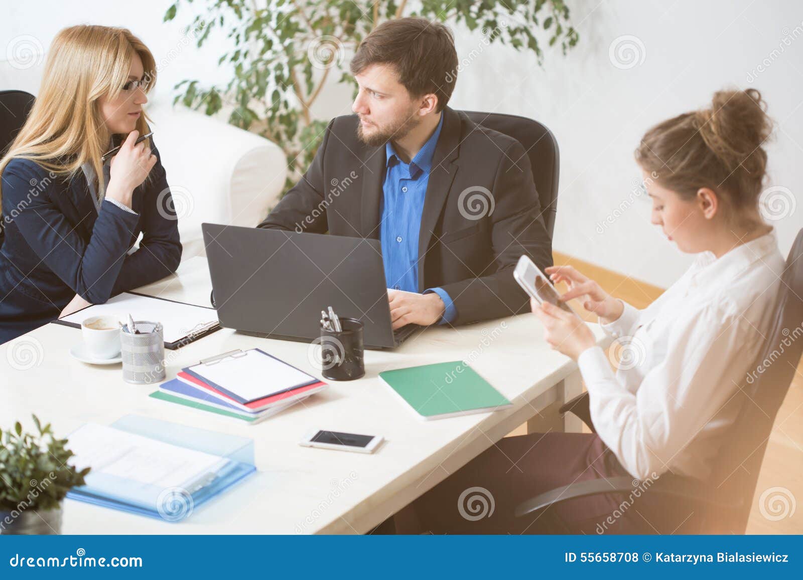 Conversation in the office stock photo. Image of desk - 55658708