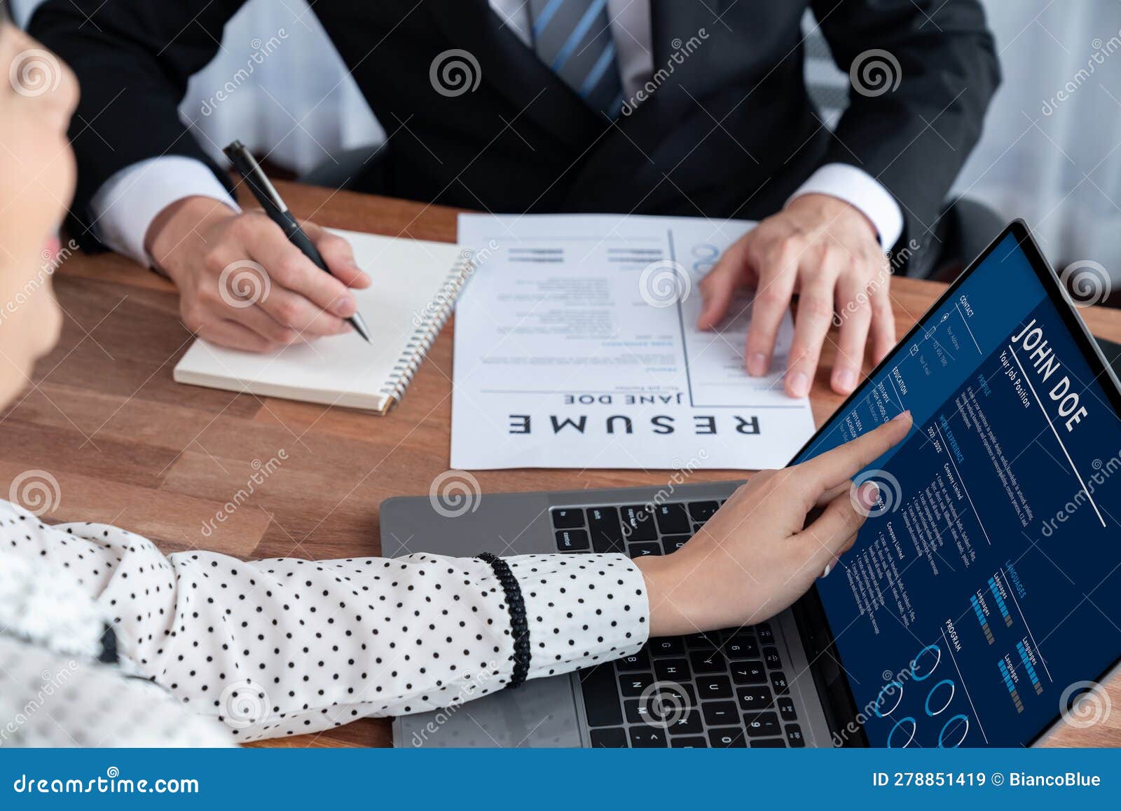 Conversational Job Interview between Interviewer and Candidate ...