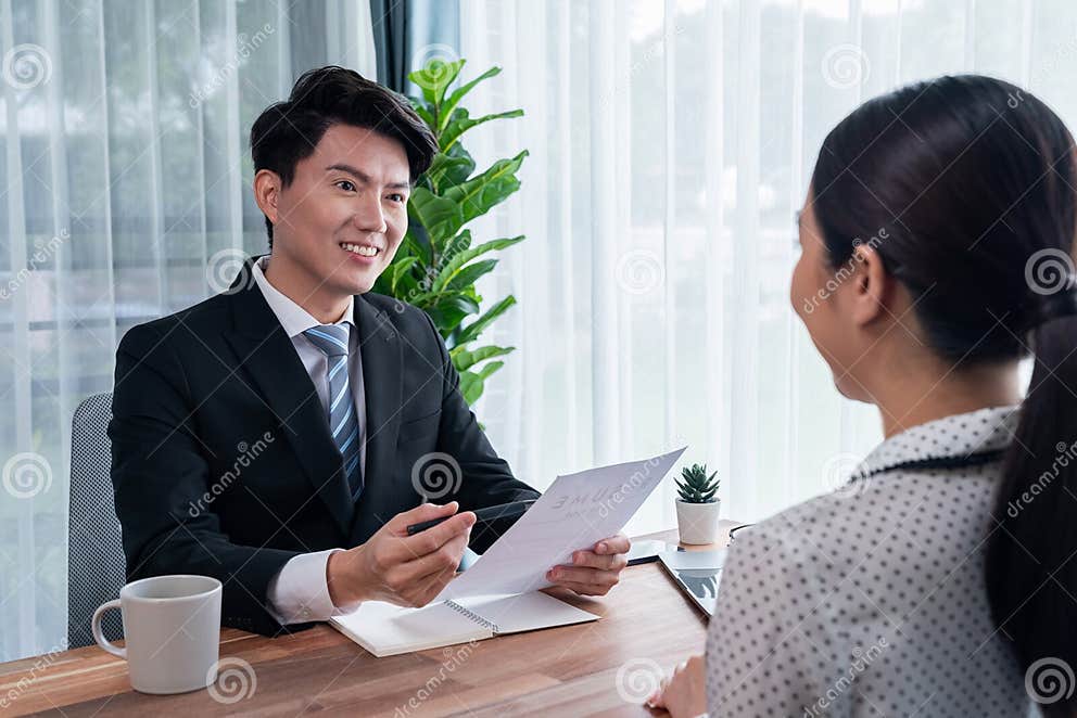 Conversational Job Interview between Interviewer and Candidate ...