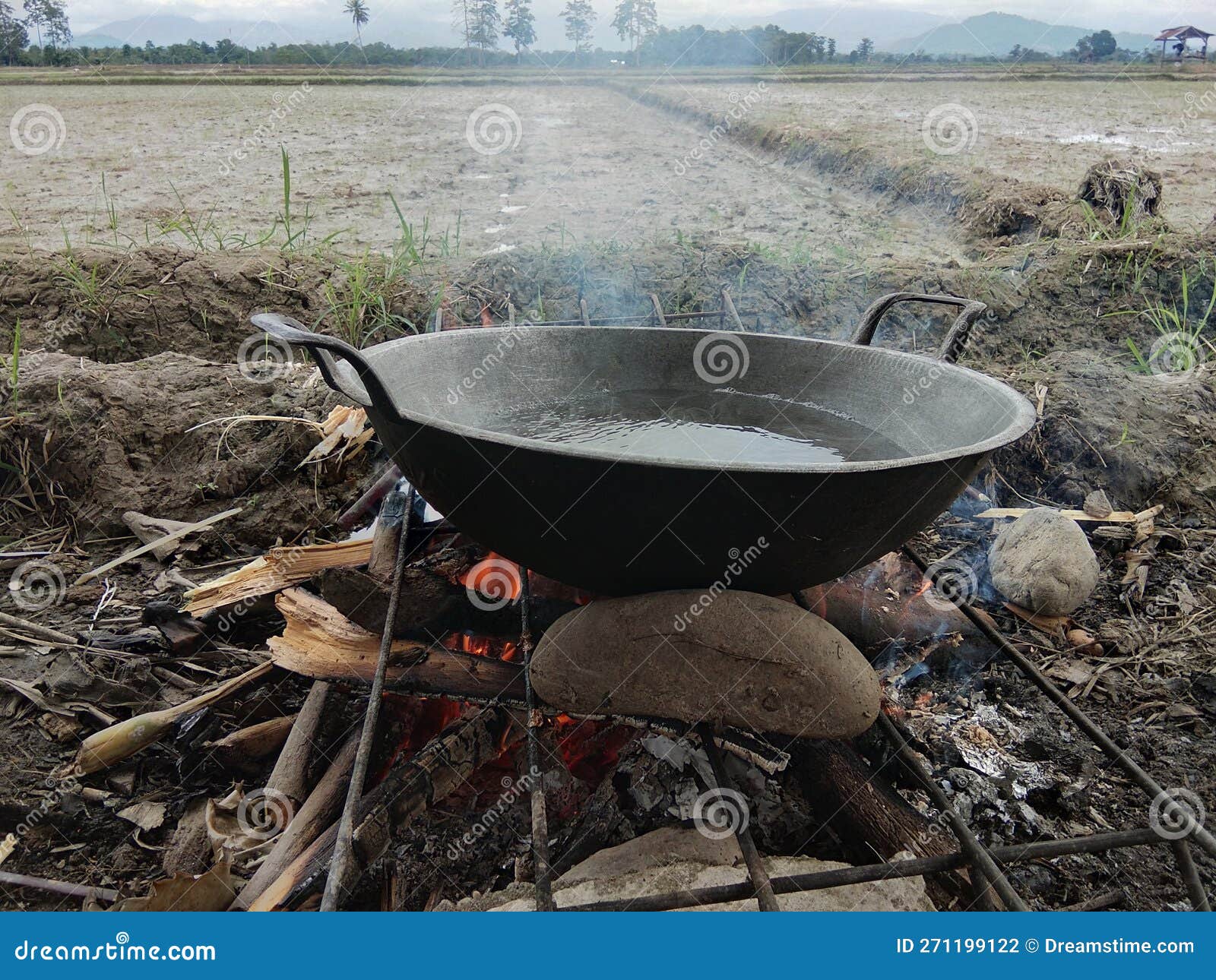How To Cook Water To Drink By The People Of Flores Still Use The ...