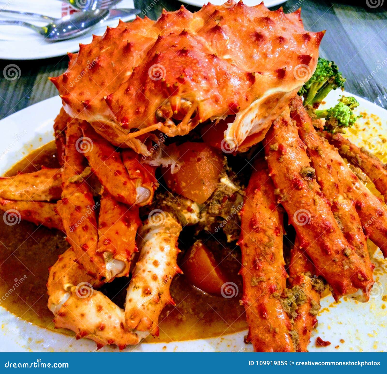 Cooked Crab On White Ceramic Palte Picture. Image: 109919859