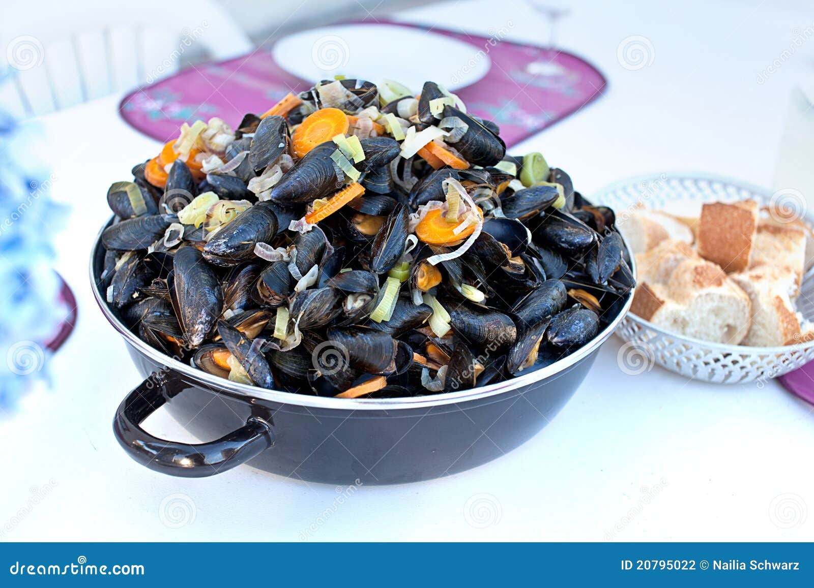 Cooked French Bouchot Mussels Stock Photo - Image of onion, ready: 20795022