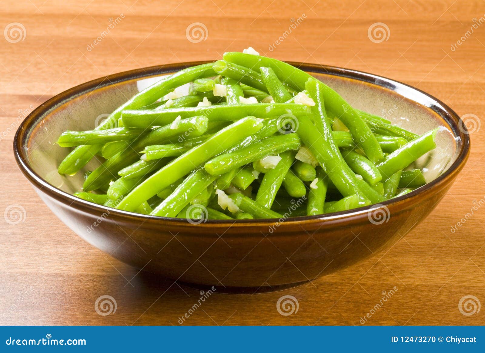 Cooked Green Beans and Garlic Stock Photo - Image of green, healthy ...
