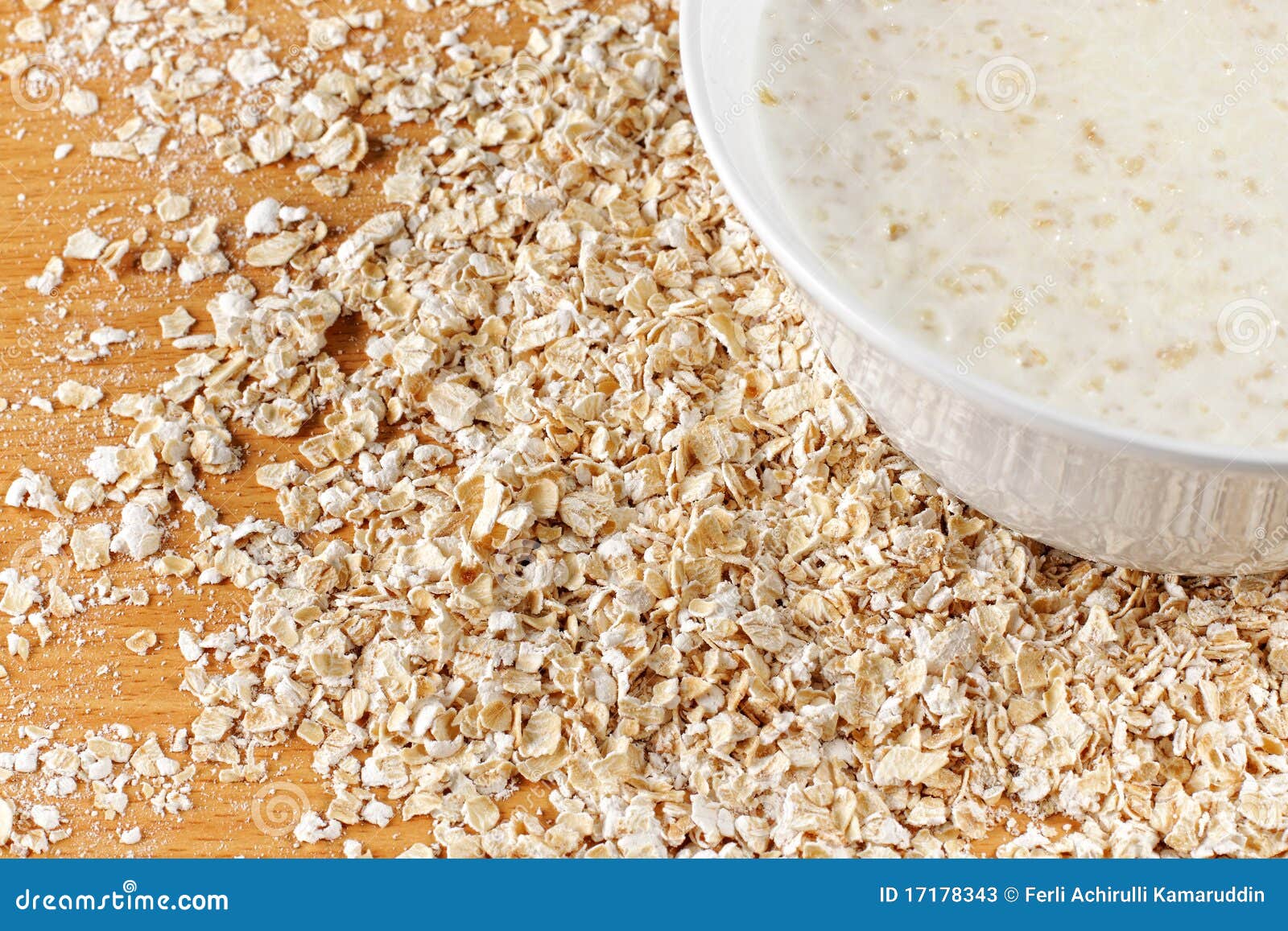 Cooked oatmeal stock image. Image of nutrition, food - 17178343