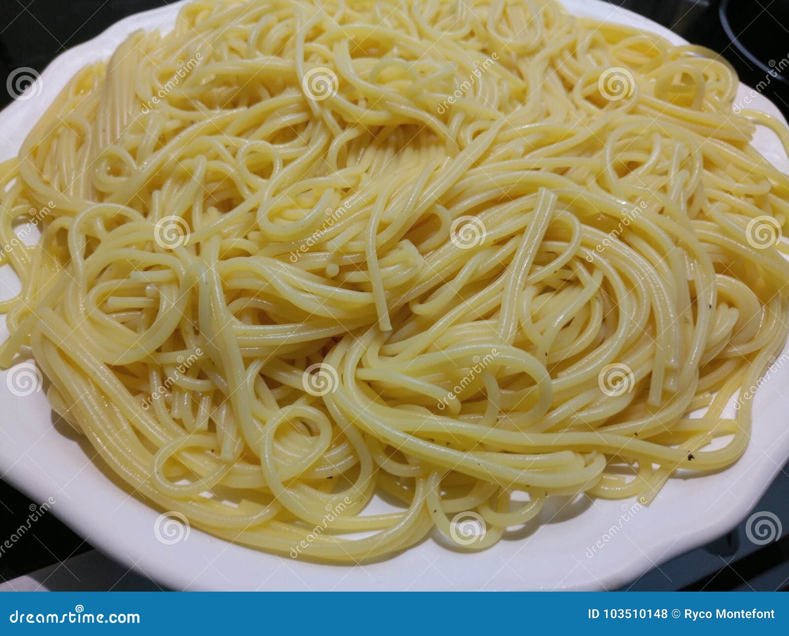Cooked Stringy Spaghetti on a Plate Stock Photo - Image of plate, long ...
