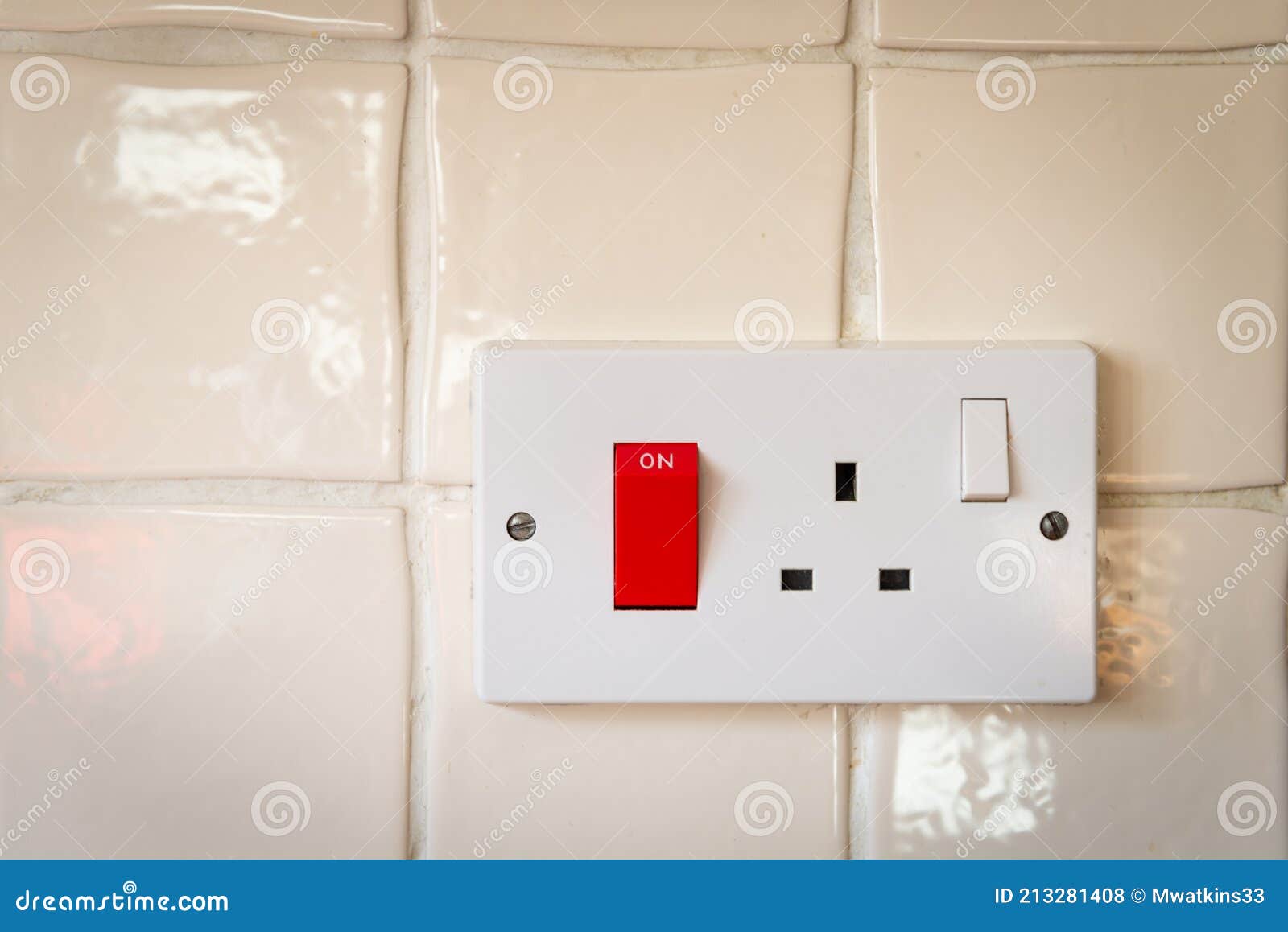 Cooker Switch with Red on Switch and Single UK Plug Socket Stock Photo ...