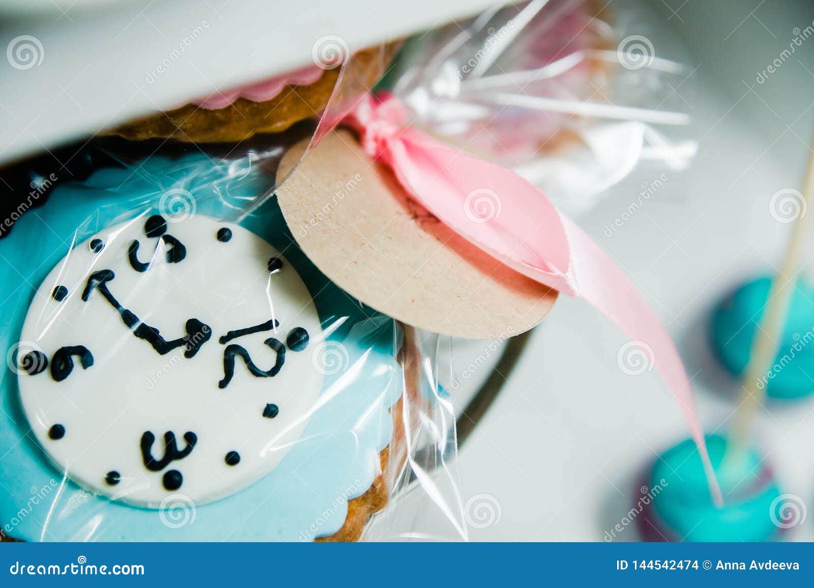 108 Decorated Clock Cookie Stock Photos - Free & Royalty-Free Stock ...