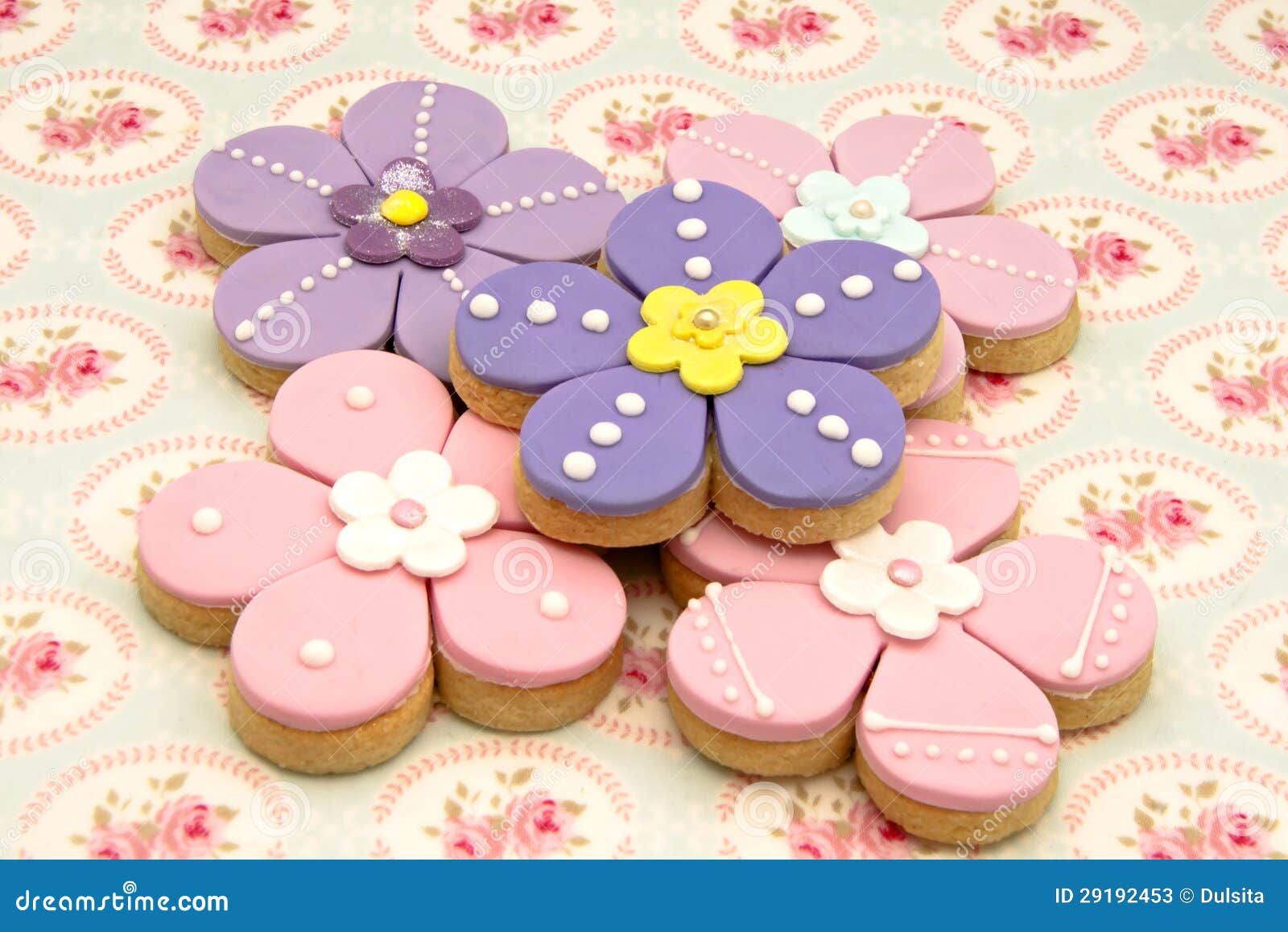 Cookies flowers stock image. Image of dessert, baked - 29192453