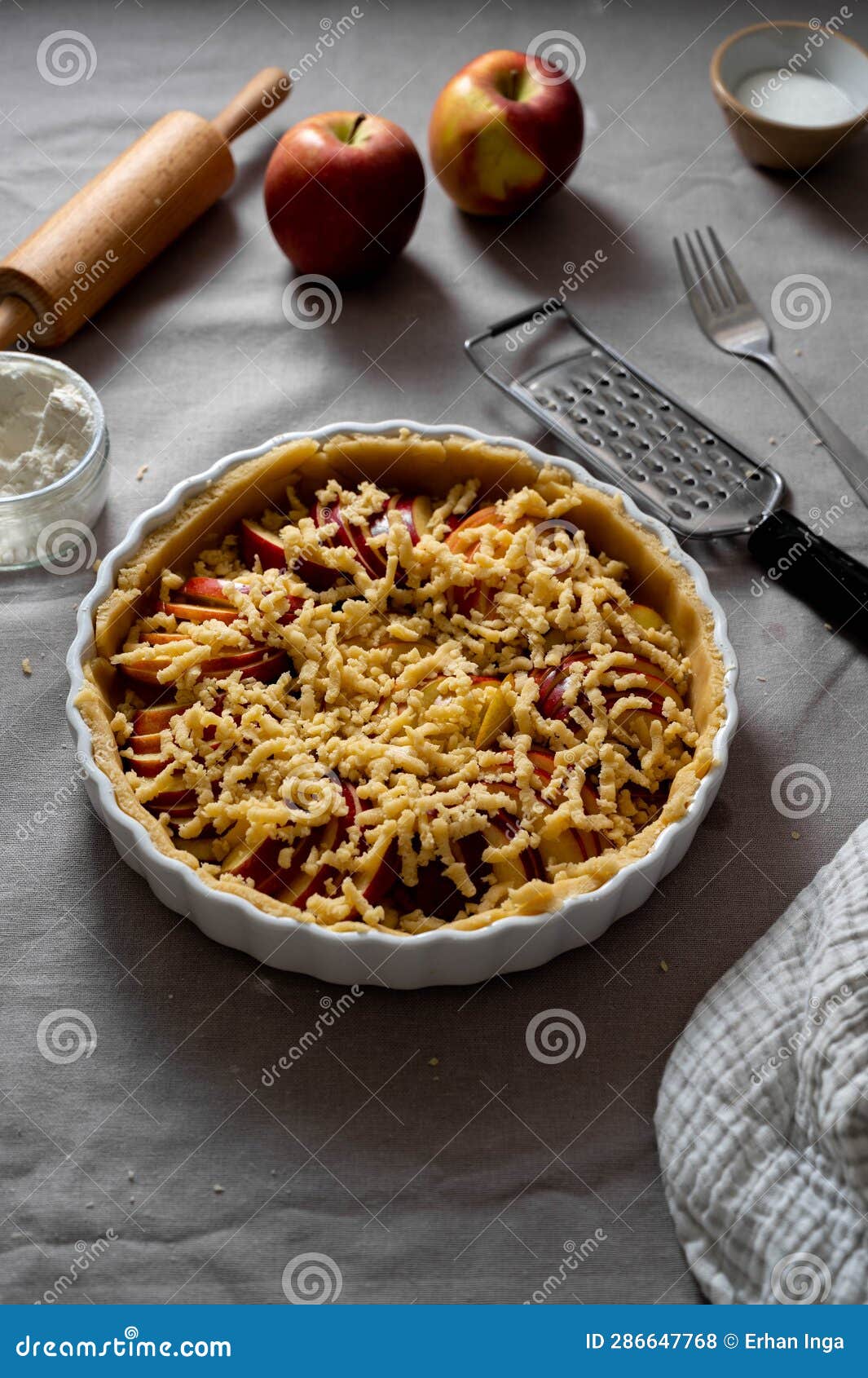 Cooking Apple Pie Pastry. Raw Pie with Red Apples in Baking Tin Stock ...