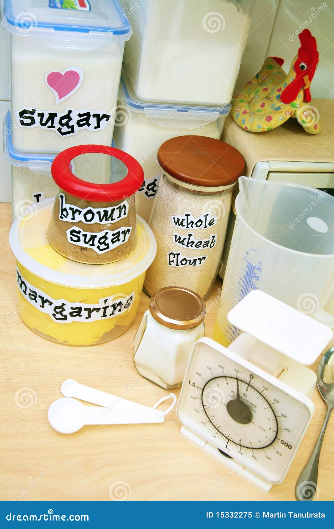 Basic Ingredients For Cooking Spices, Curly Chilies, Cayenne Peppers ...