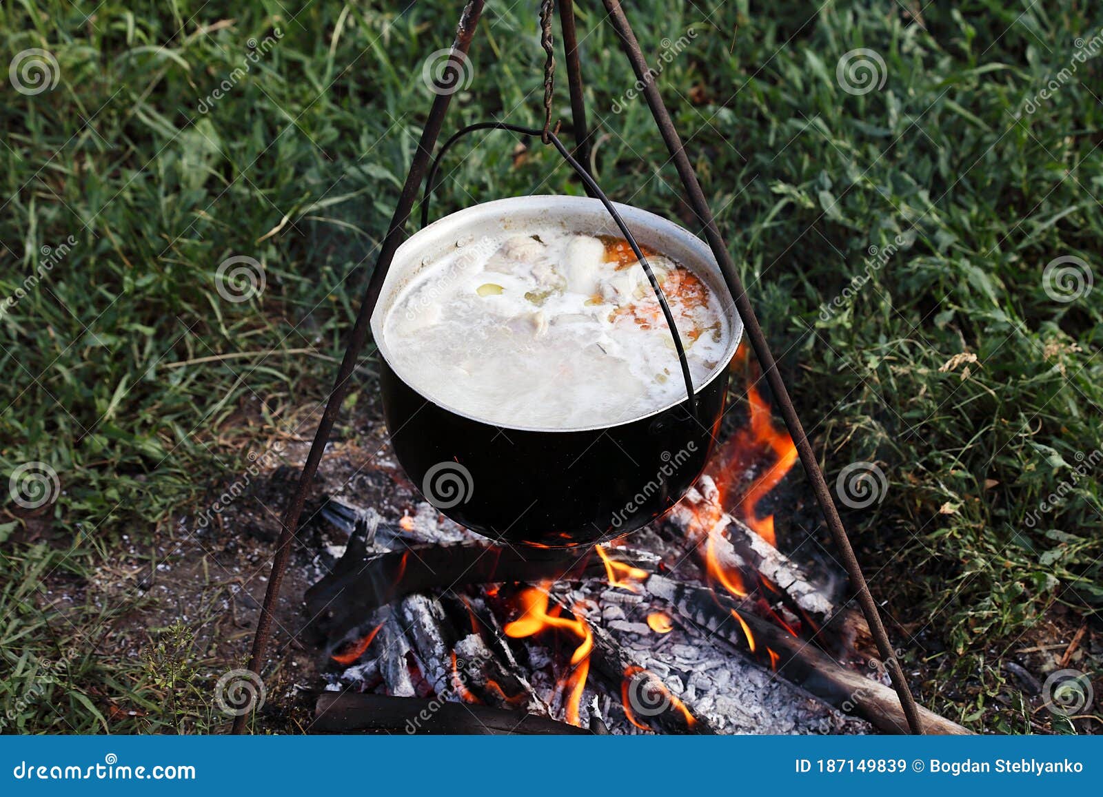 Cooking campfire soup stock image. Image of fire, preparation - 187149839