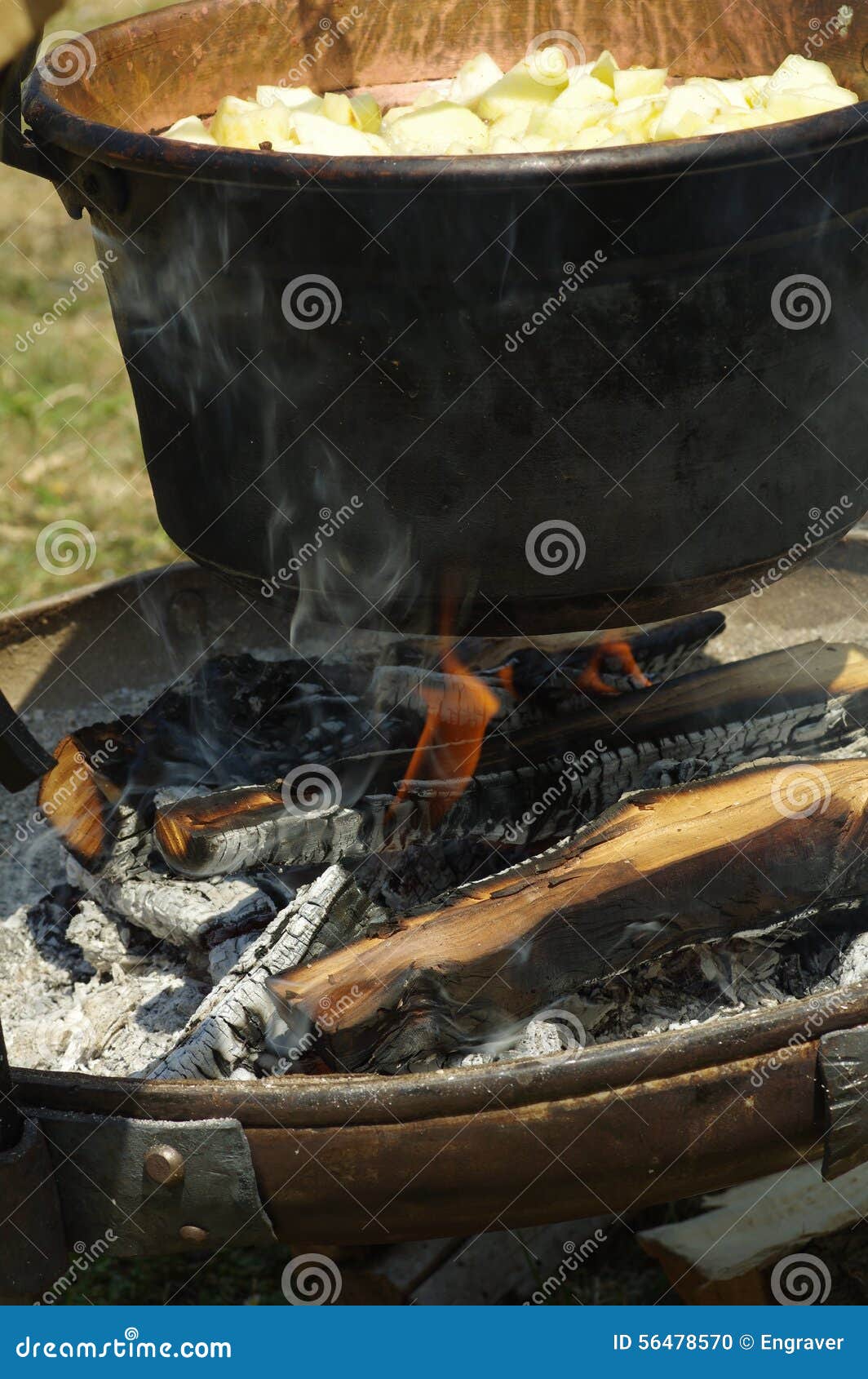Cooking Cauldron Over Fire Detail Stock Photos - Free & Royalty-Free ...