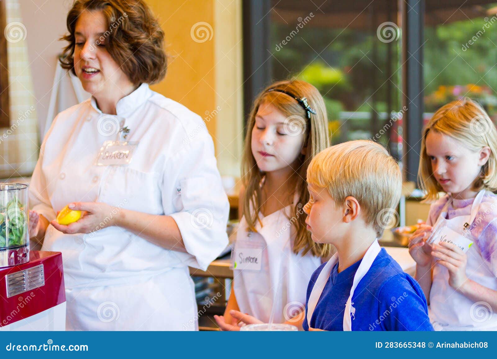 Cooking class editorial stock photo. Image of caucasian - 283665348