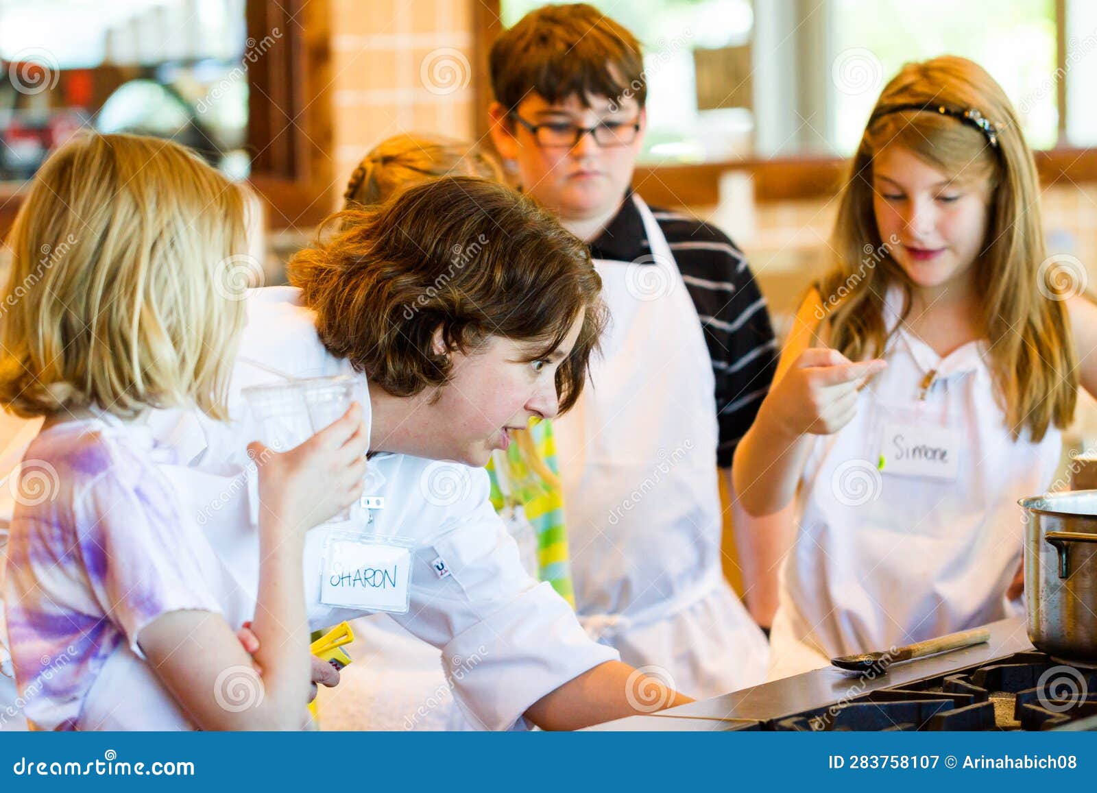 Cooking class editorial photography. Illustration of female - 283758107