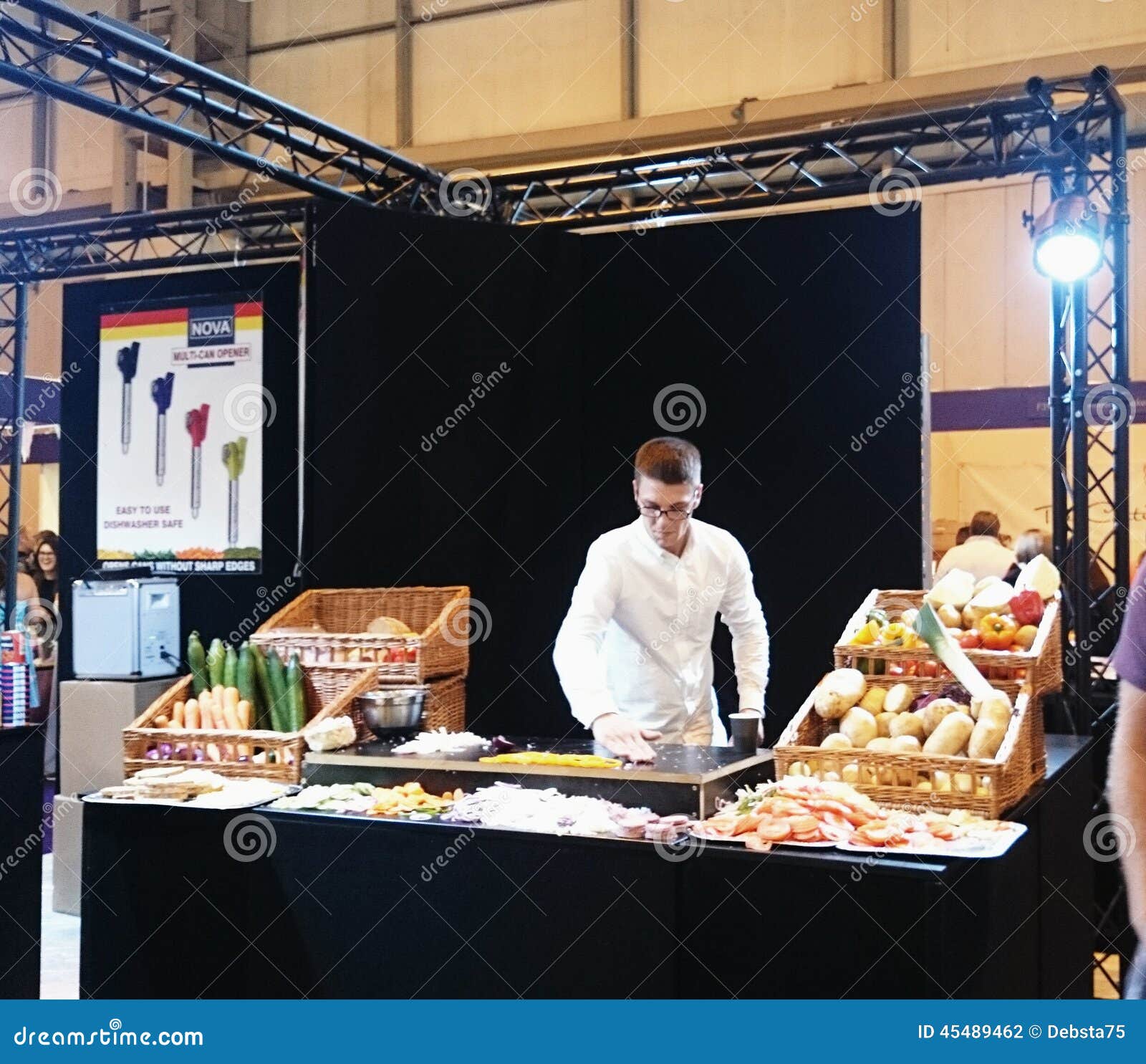 Cooking demo editorial photography. Image of demonstration - 45489462