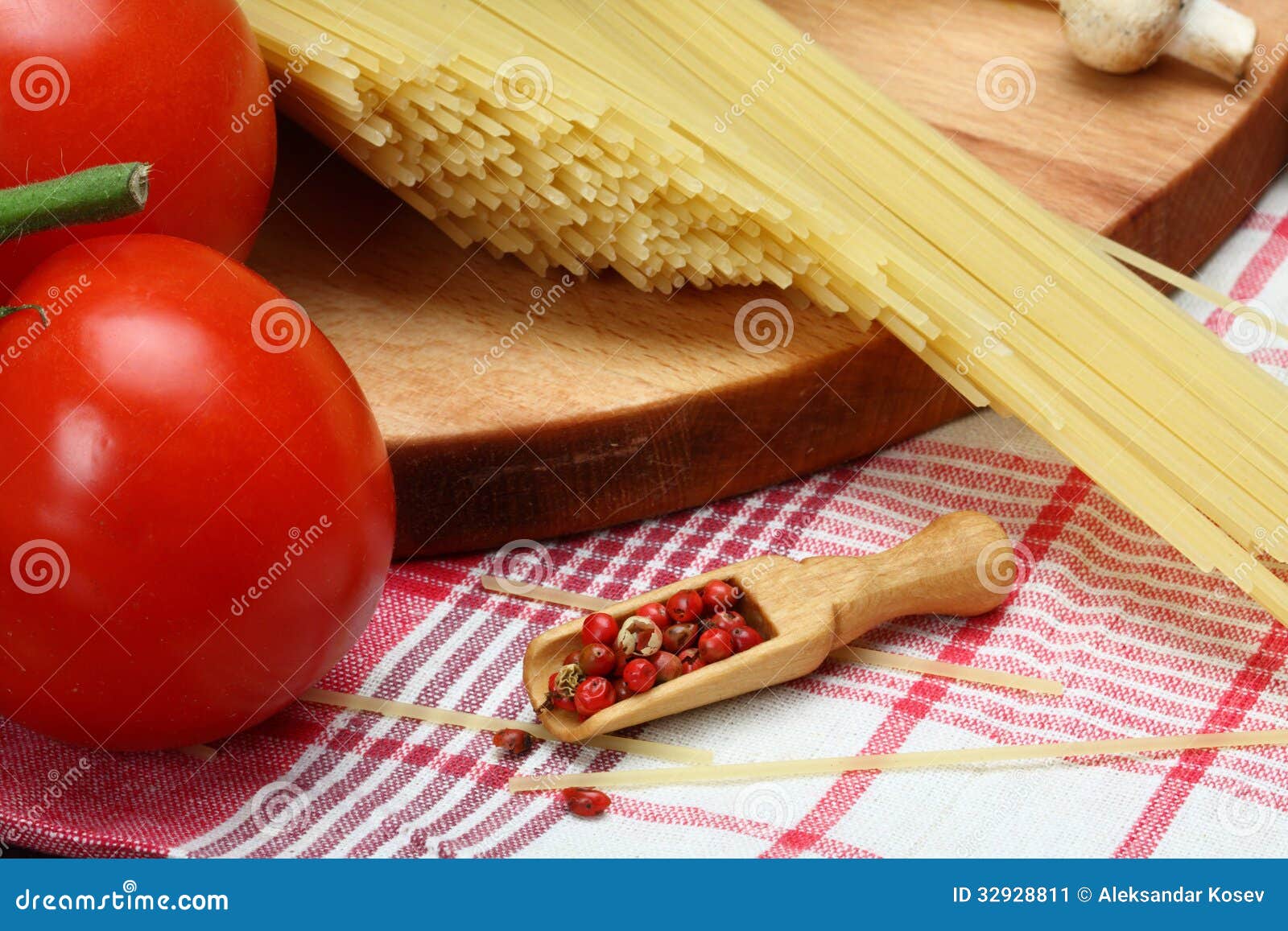 Cooking italian pasta stock image. Image of pesto, traditional - 32928811