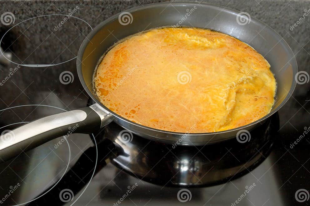 Cooking a Nice Runny Omelet Stock Image - Image of resort, white: 4012521