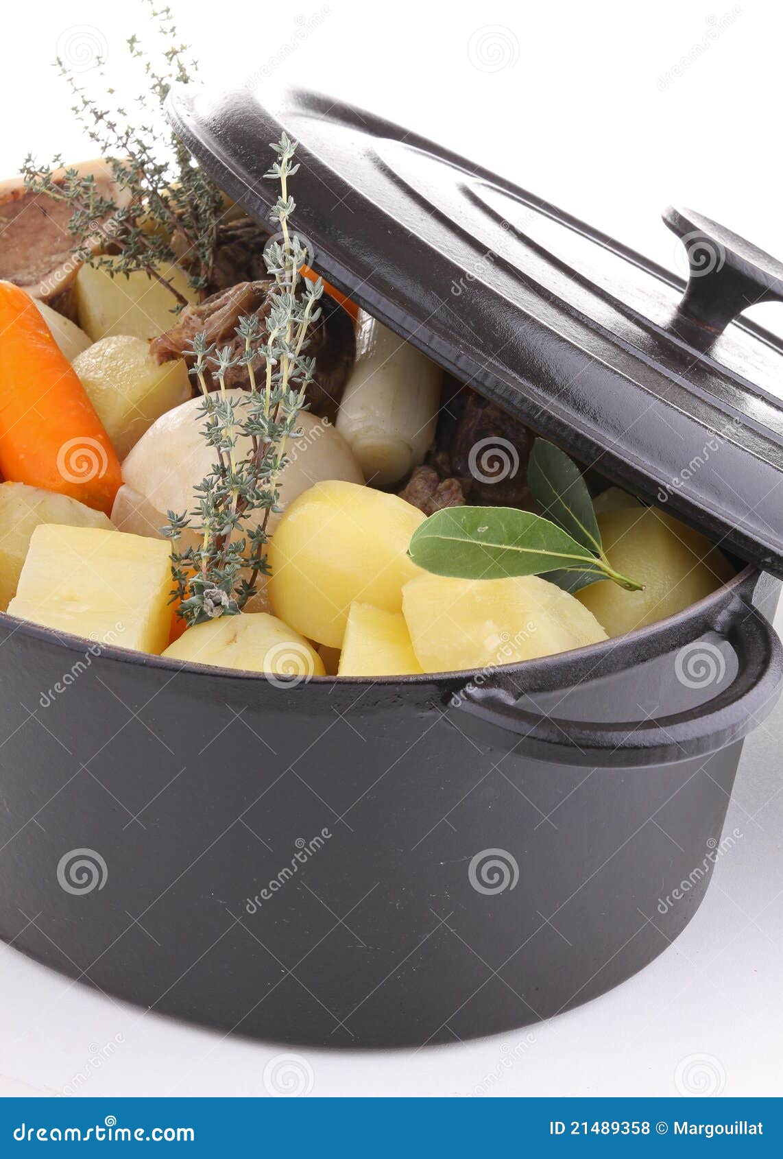 Cooking pot and vegetables stock photo. Image of dinner - 21489358