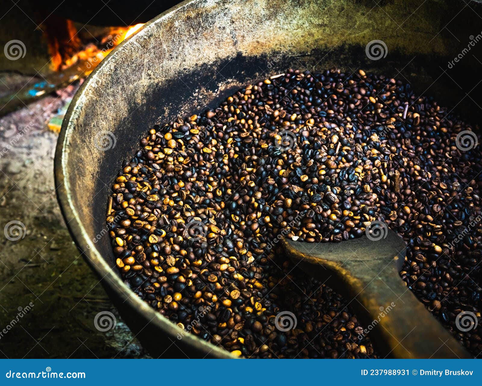 Cooking Roasting Coffee Beans Over a Fire Stock Image - Image of ...