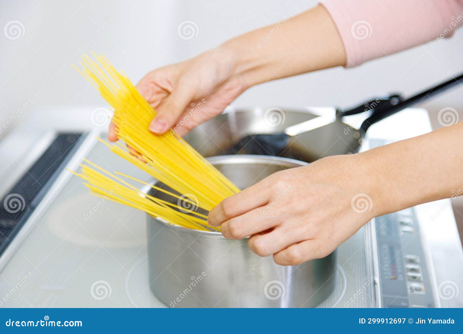 Cooking Spaghetti in the Kitchen Stock Image - Image of sink ...