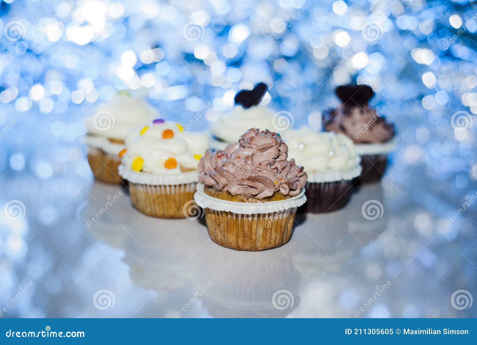 Cool Iced Cupcakes for Sweet Teeth Stock Image - Image of green ...