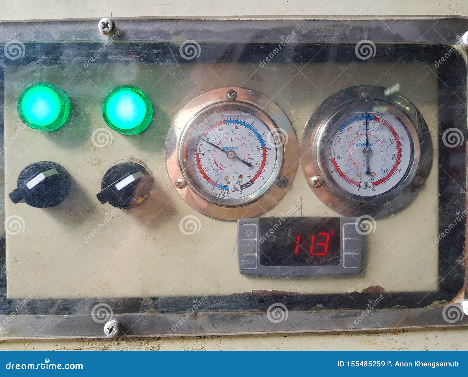 Cool Temperature Control Dial Stock Image - Image of switch, dial ...