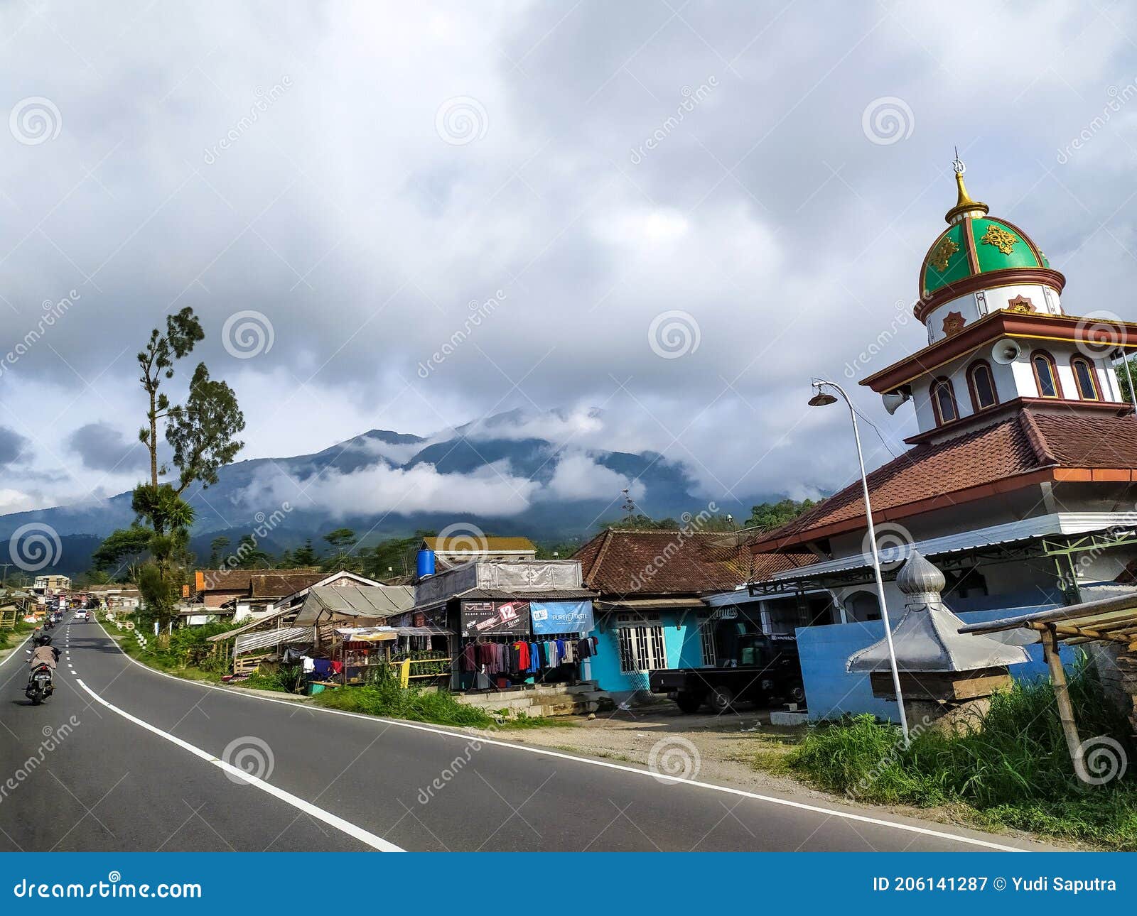 Cool View at the Foot of the Mountain Editorial Photography - Image of ...